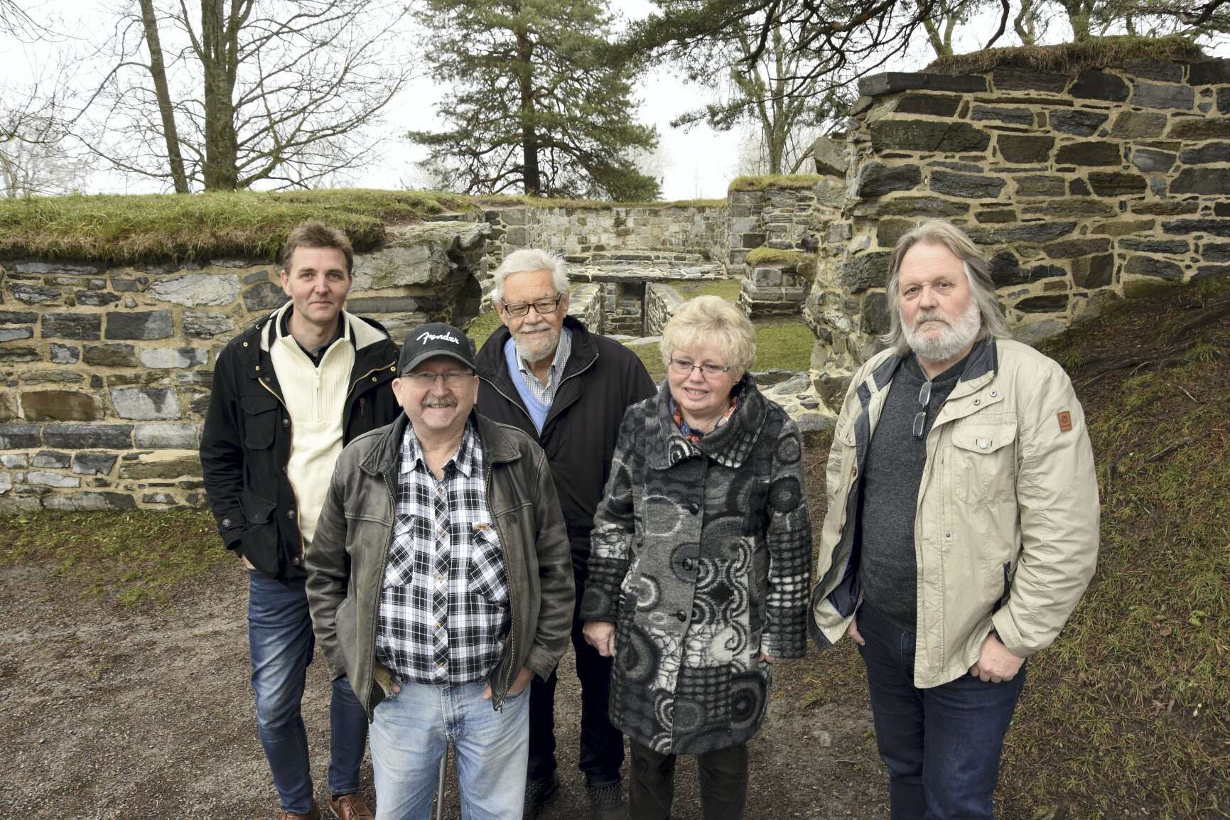 Logoen deres er en gullhjelm, etter høvdingen som bodde her - varden.no