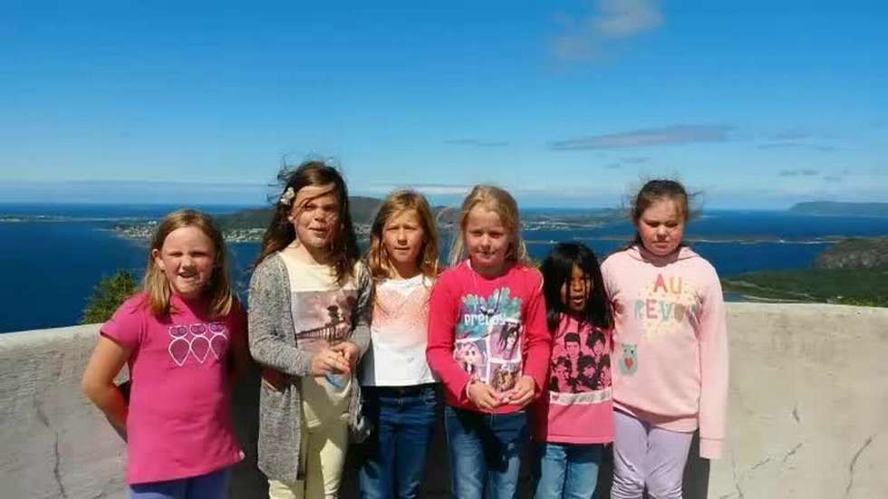 SFO-barn synger om skolefri - smp.no