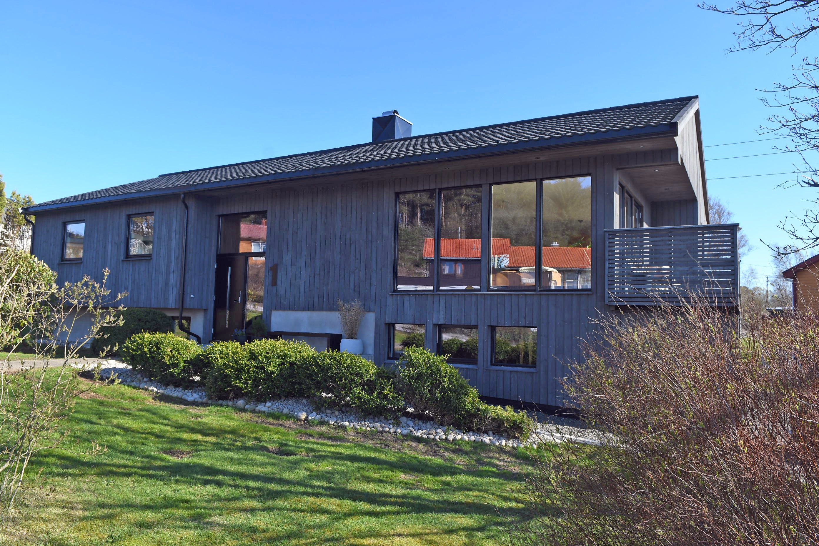 70-talls hus med ny fasade - lister24.no