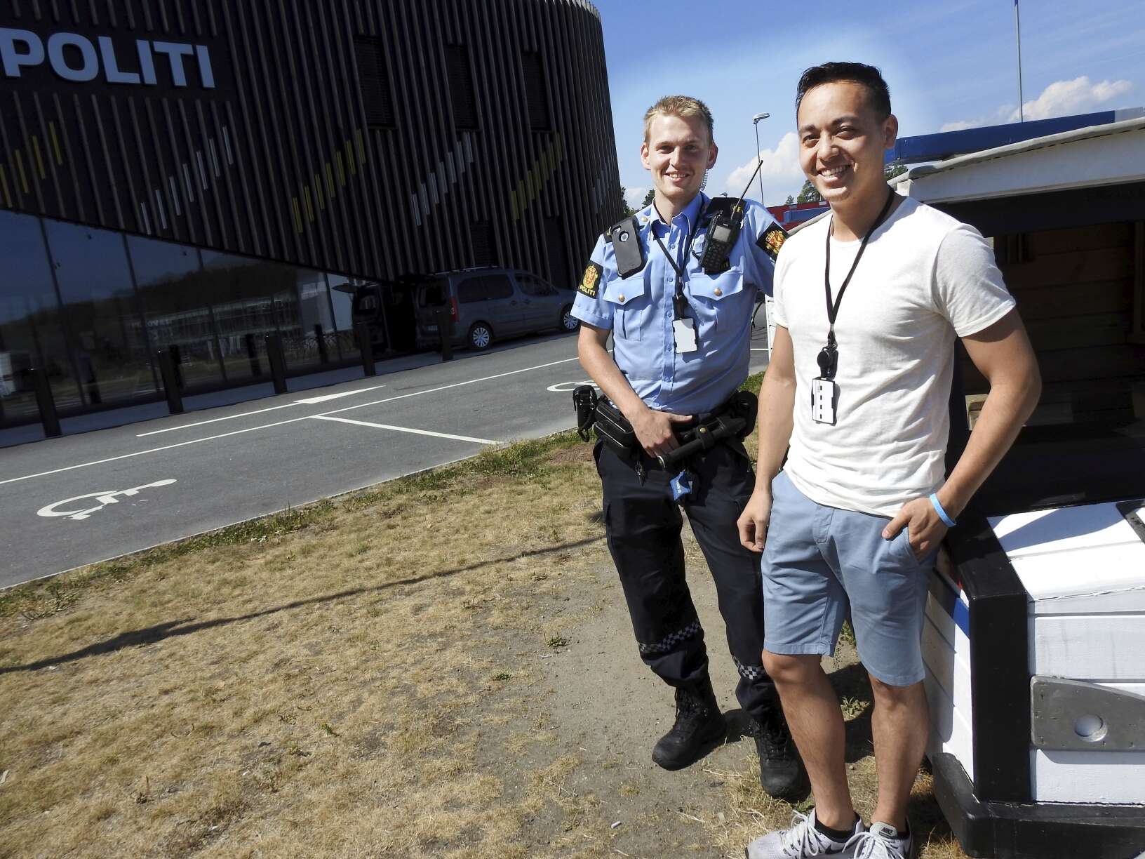 Arendals dansende politimann sett av 480.000 - agderposten.no