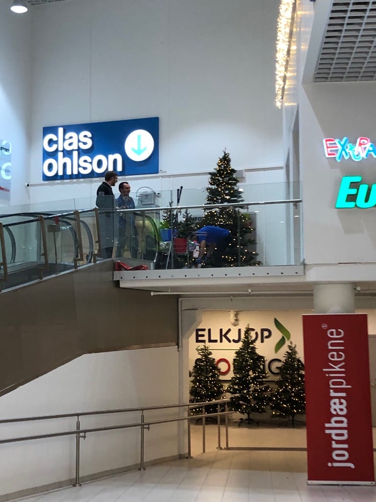 Evakuerte Sjøkanten senter etter våpentrussel: - Sikkerheten til ...