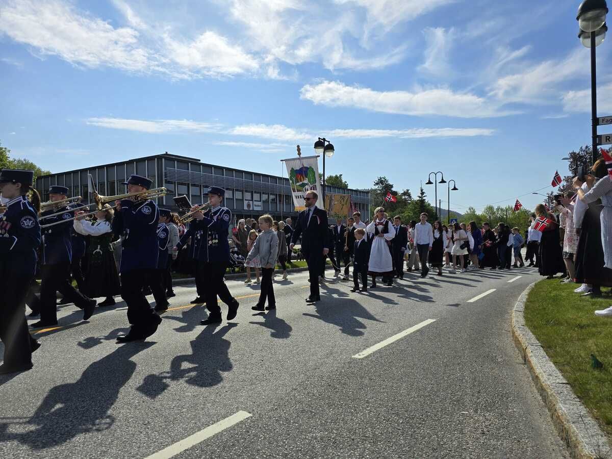 17. mai på Nodeland - fvn.no