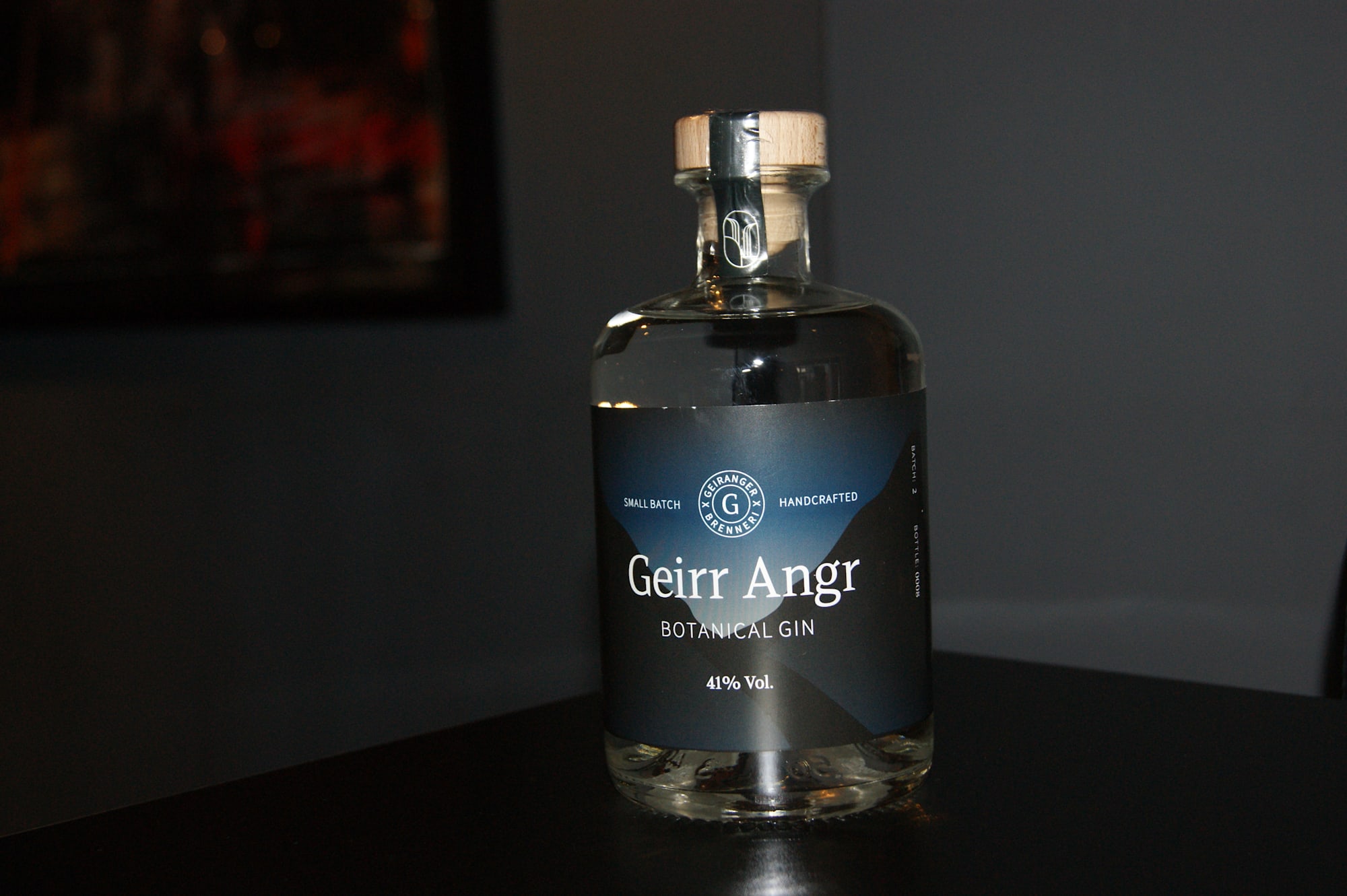 Hotelldirektør har laga eigen gin: – Dette er berre byrjinga - smp.no