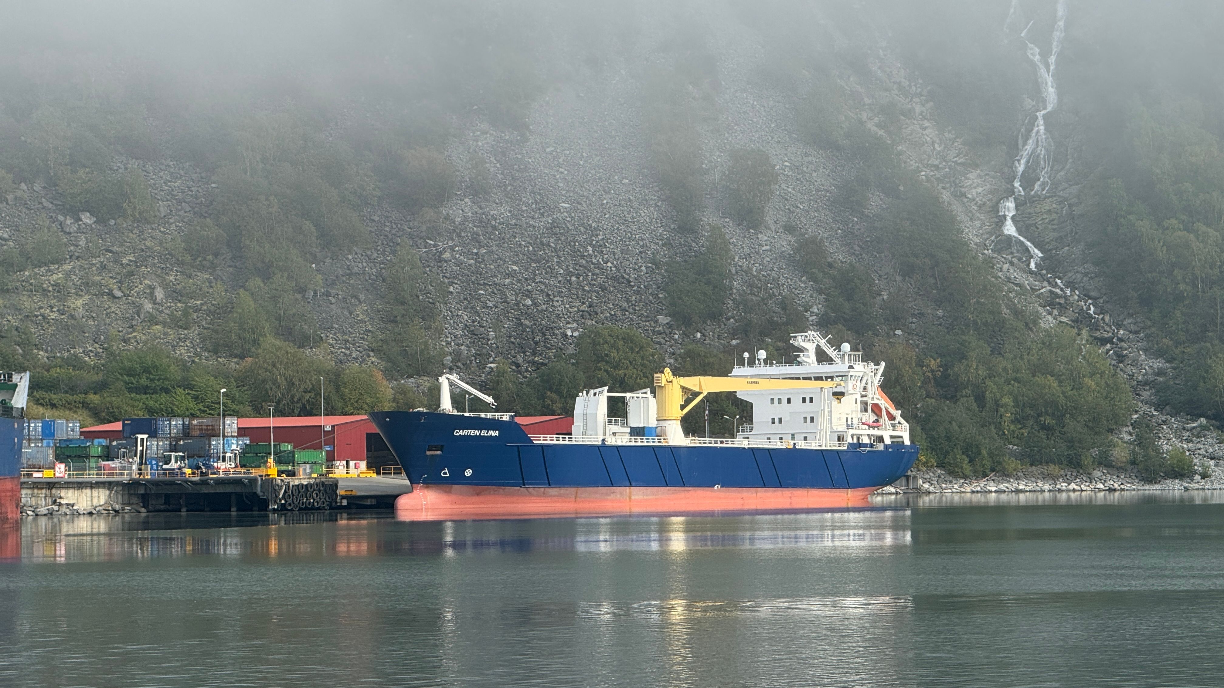 Lasteskip kolliderte med fjordspennline - porten.no