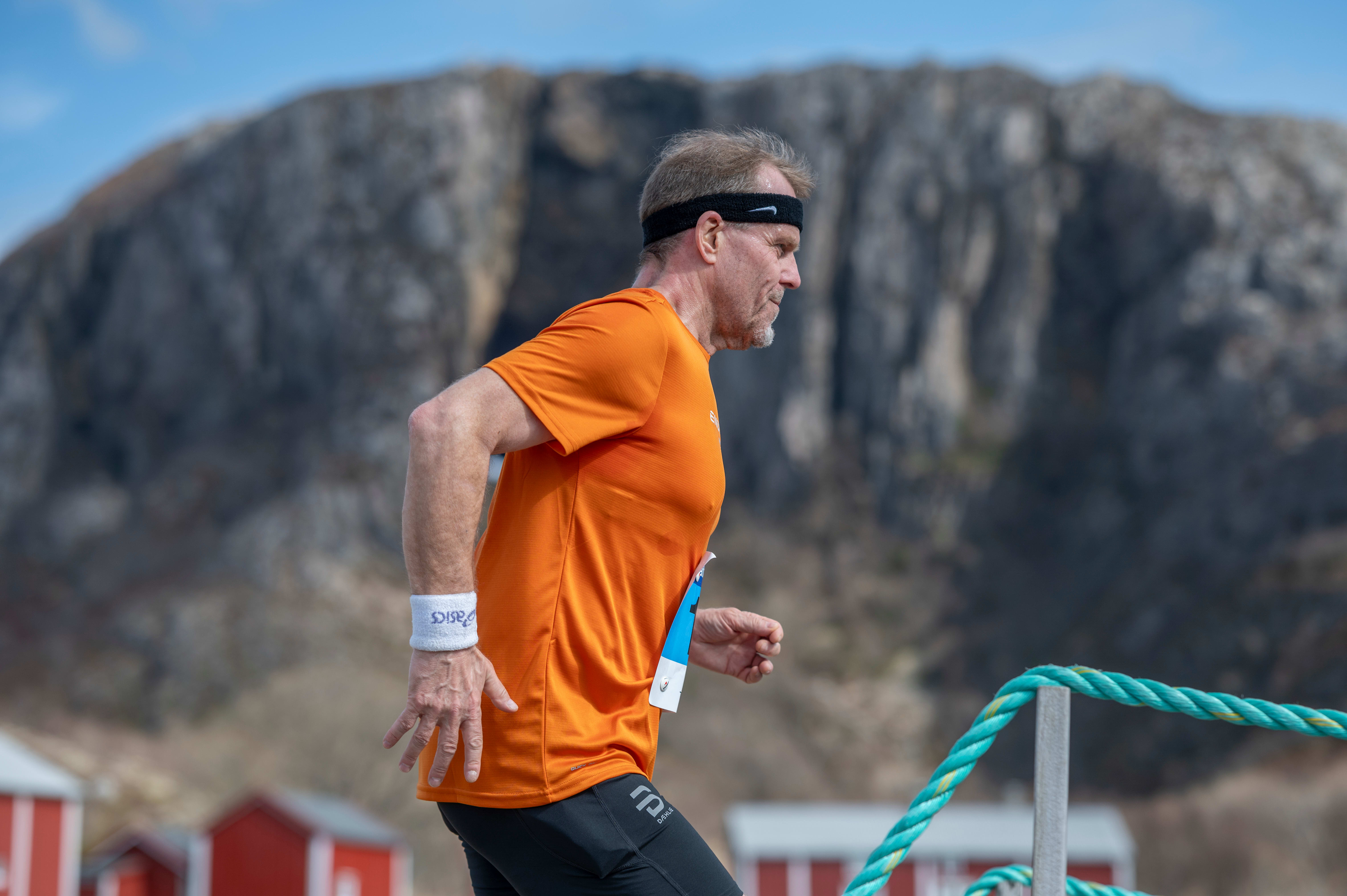 Se bildene av løperne i Torghatten Maraton 2024 - banett.no