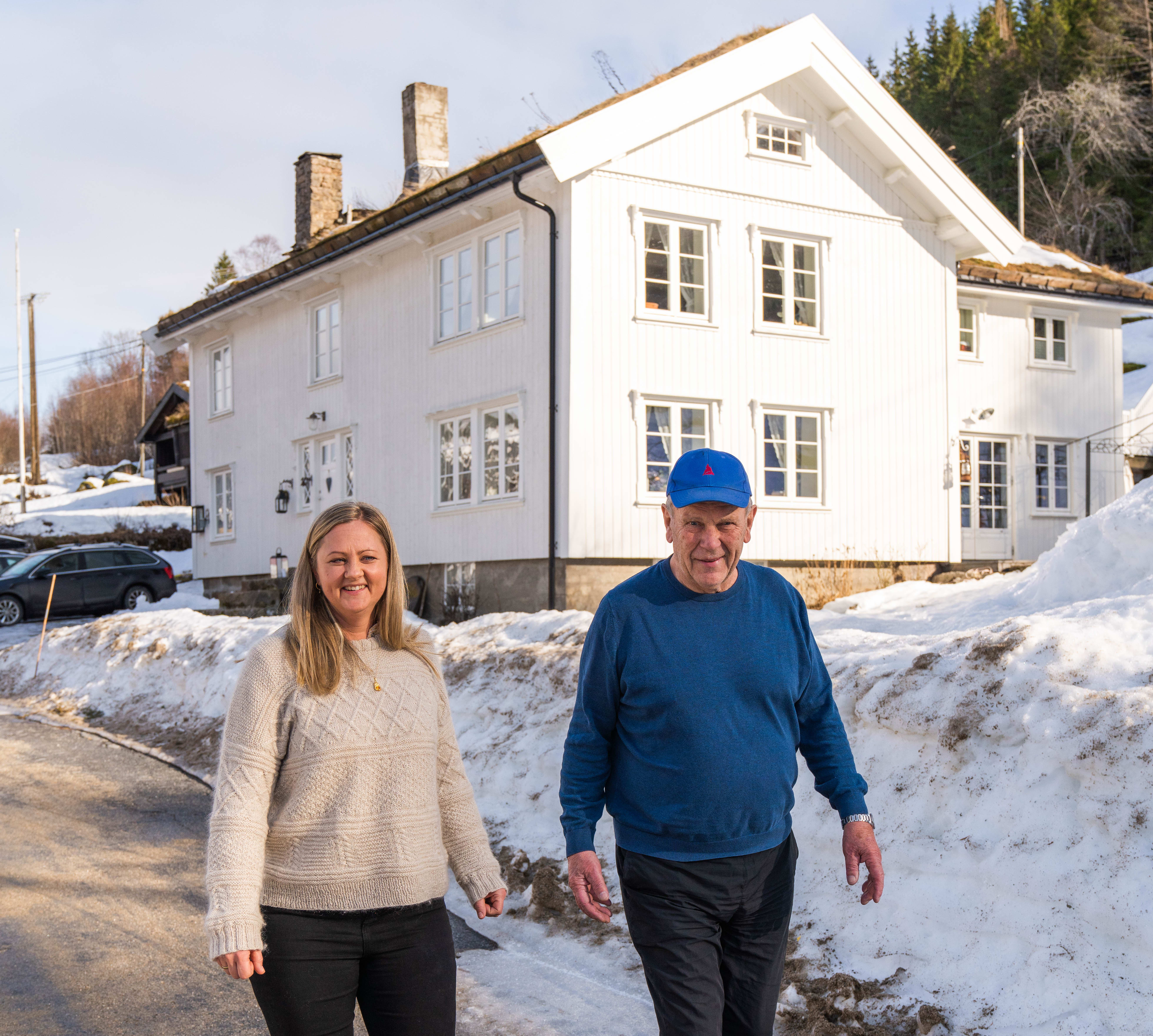 Bor i 500 år gammelt hus: – Svigerfar hadde mest lyst til å stikke en ...