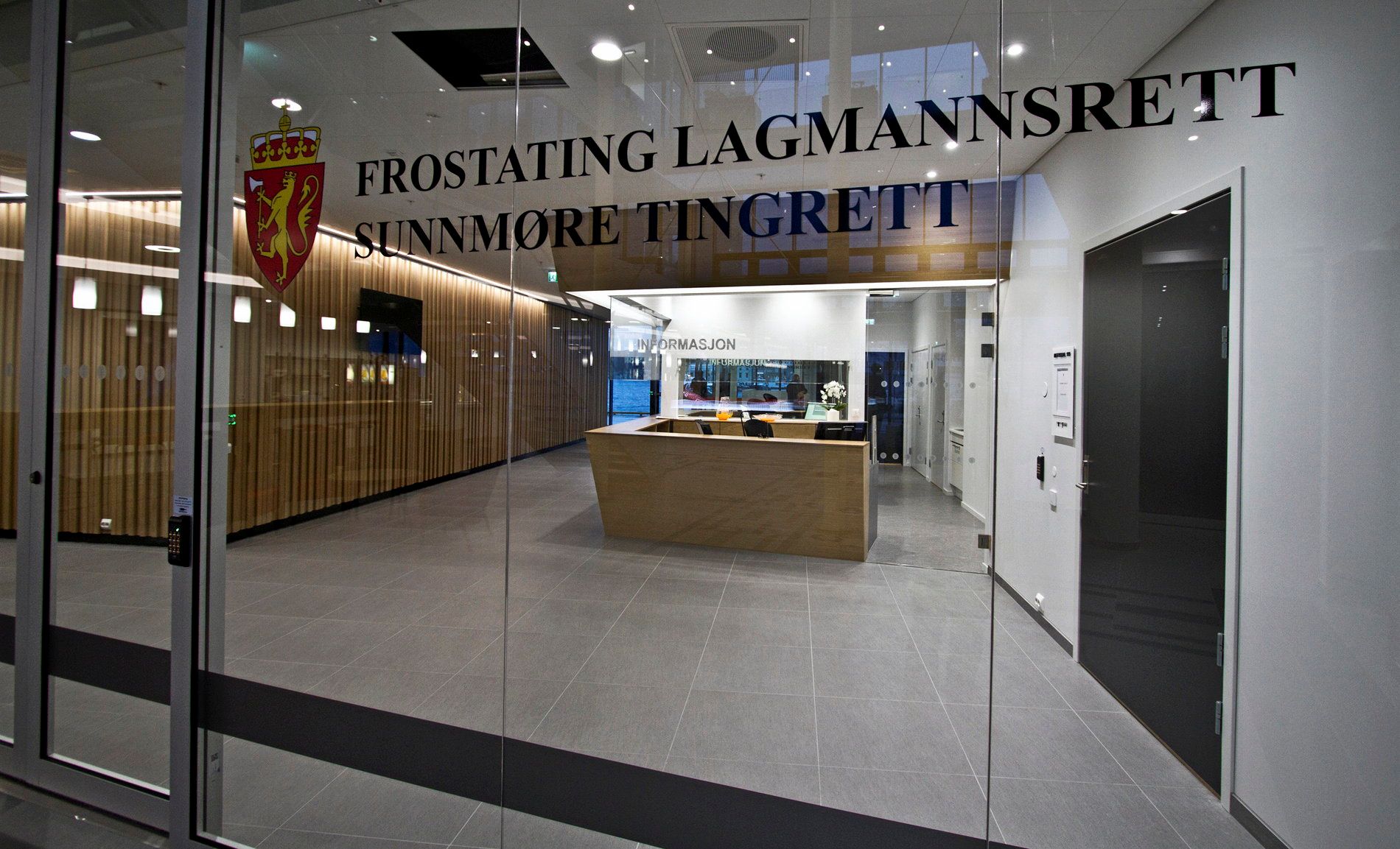 Dømd til fengsel for å ha truga med skytevåpen i tingretten - smp.no