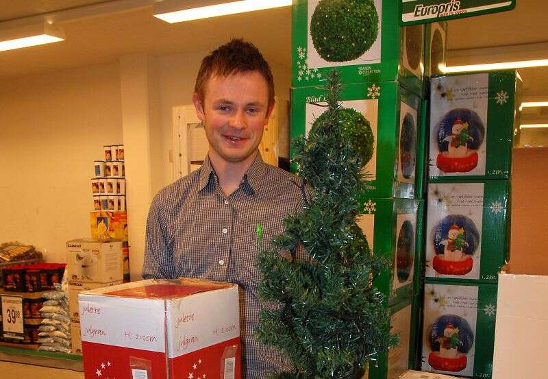 Utsolgt for juletre i plast - venneslatidende.no