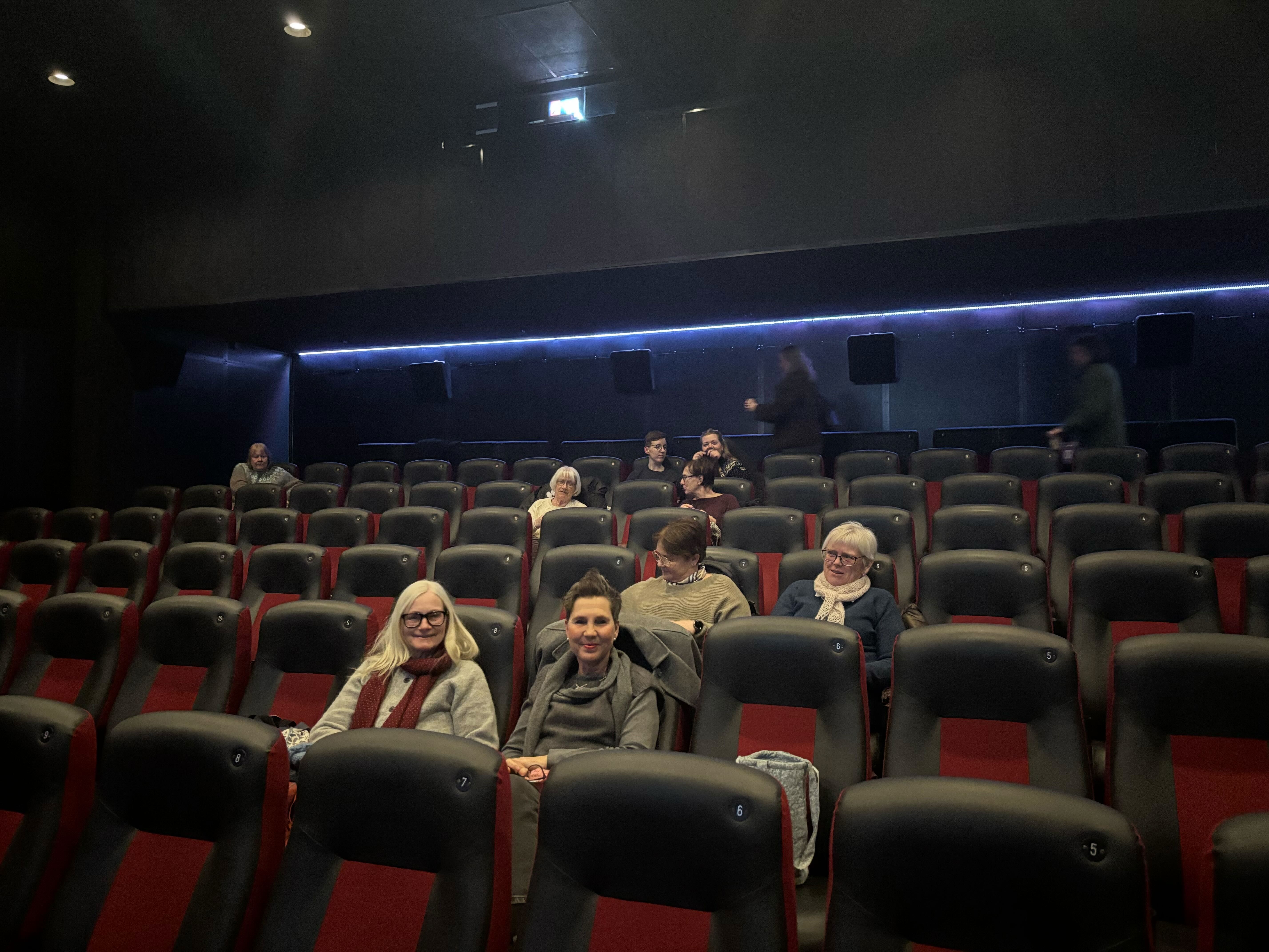 Startet med Strikke­kino i Skien: - Dette er for alle - varden.no
