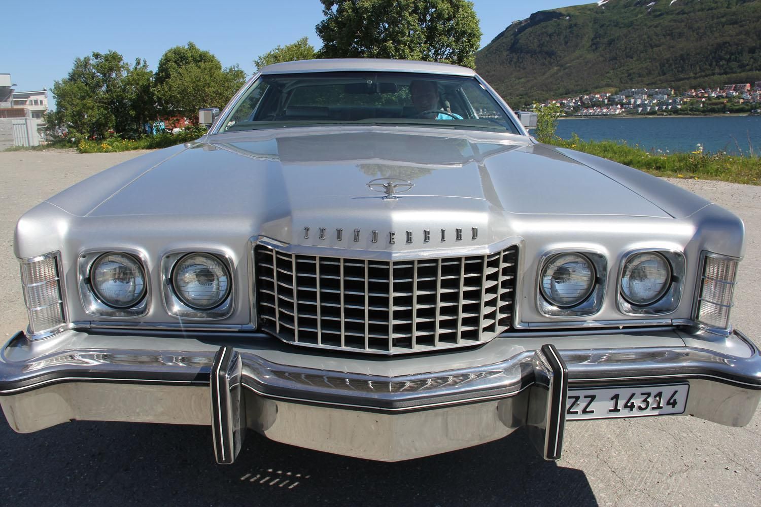 Fet bil: Thunderbird - itromso.no
