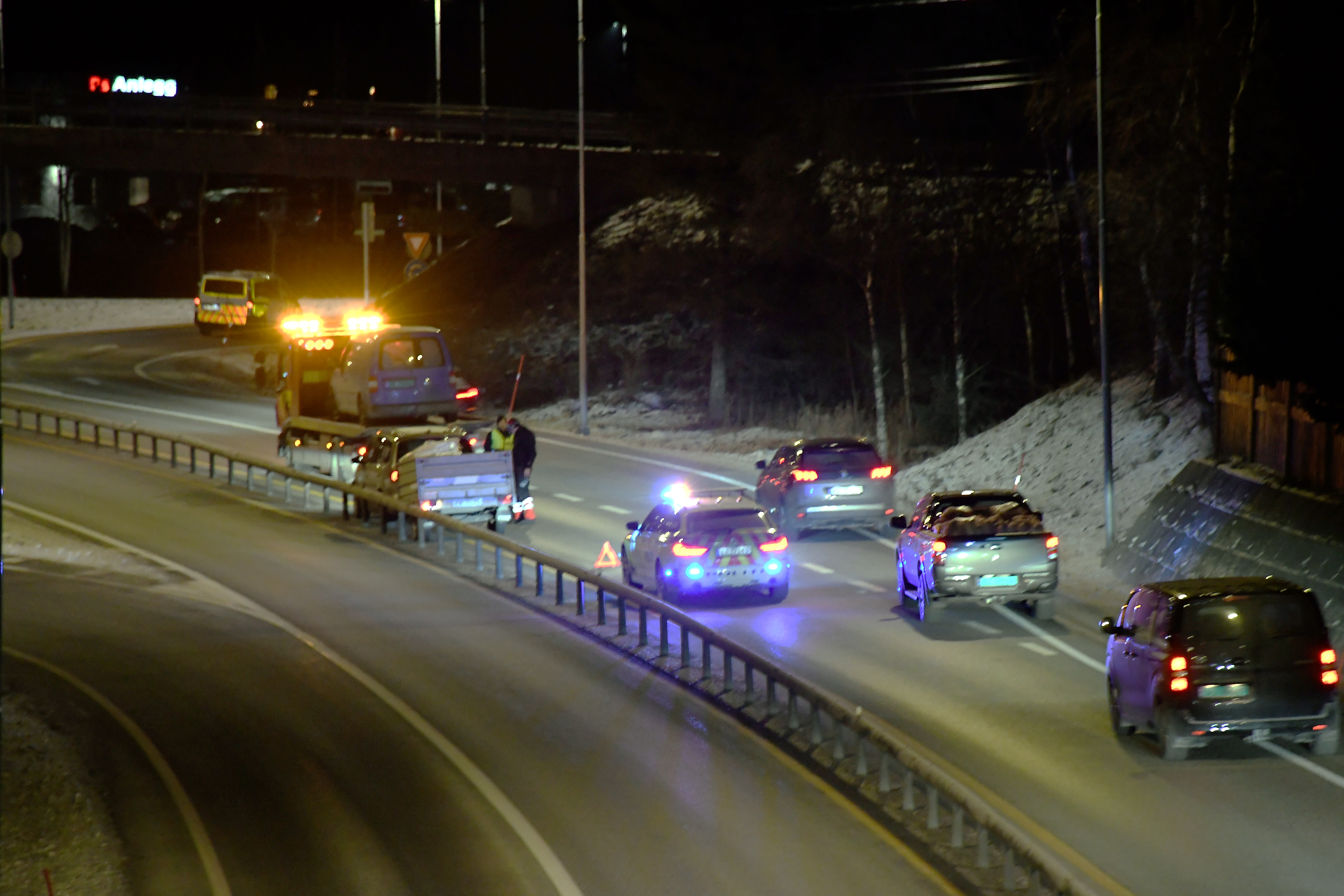 E18: Biler stanset i trafikken - gat.no