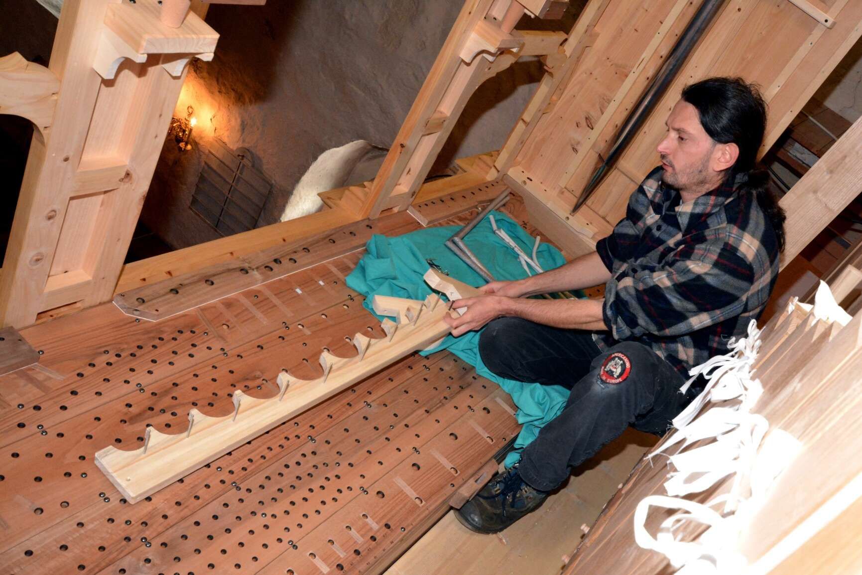 Håndlaget orgel til Fjære kirke - gat.no