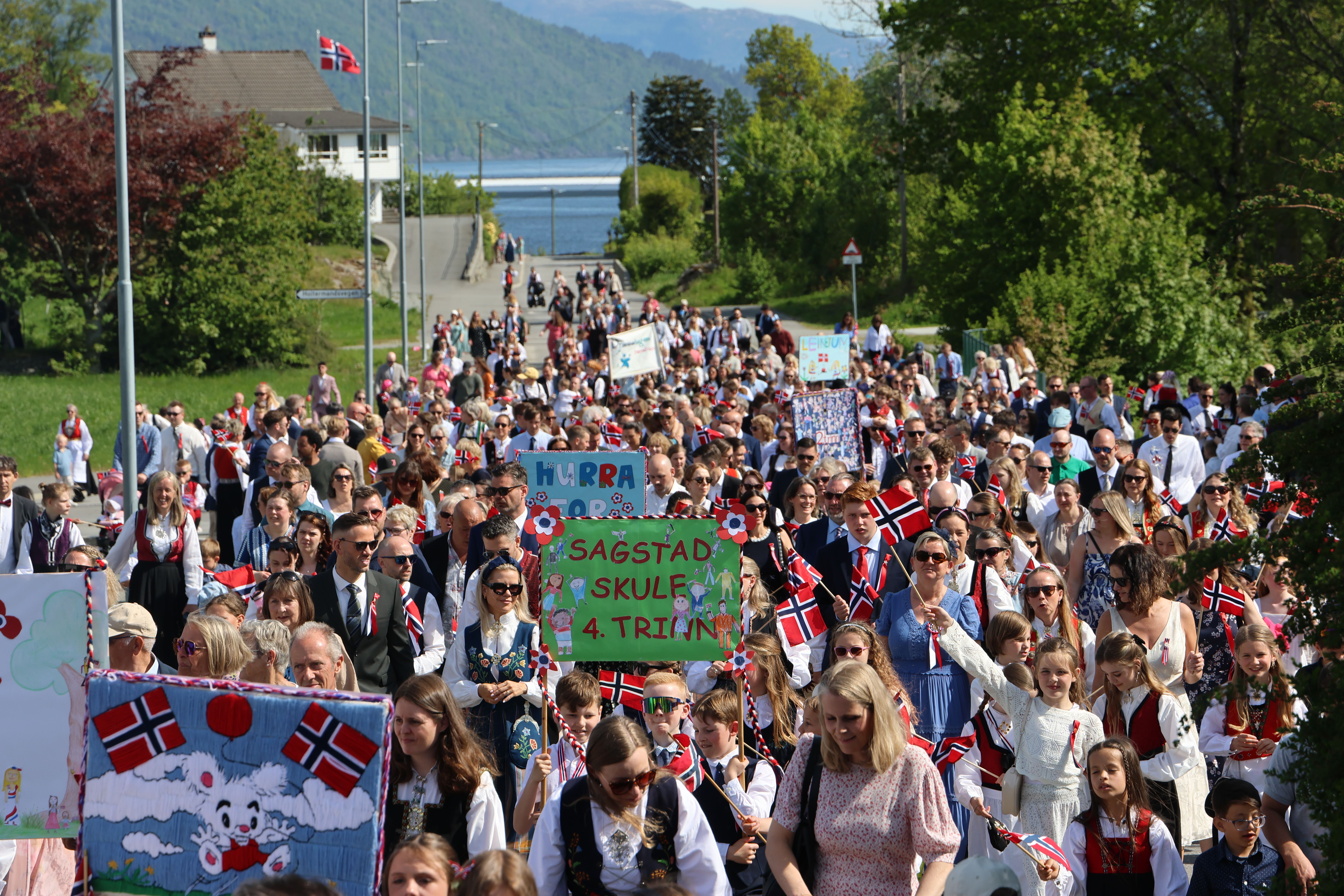 Sjå glimt frå 17. mai-feiringa på Frekhaug - strilen.no