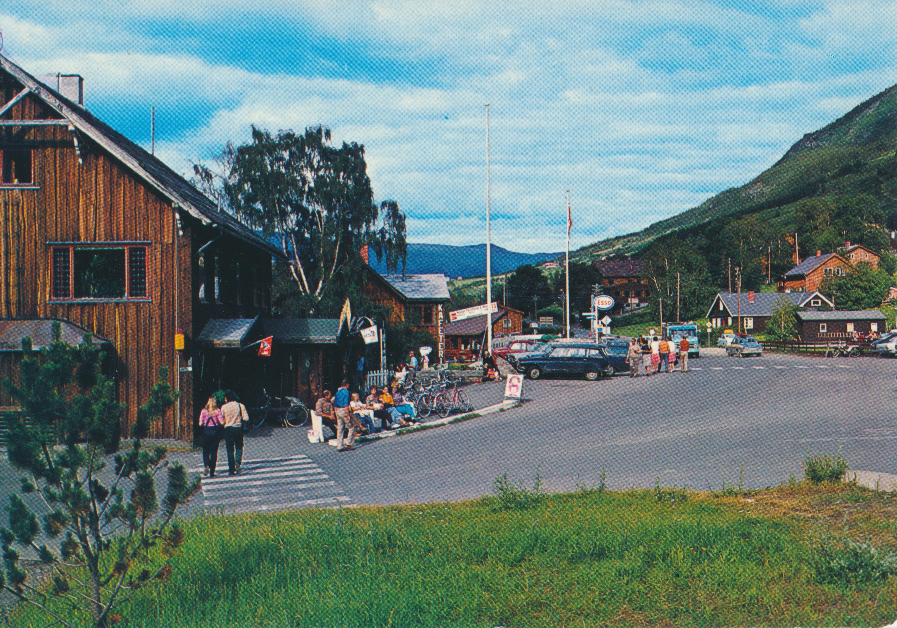 Sjå eit utval av postkort med motiv frå Bergomsgarden - Lom sentrum ...