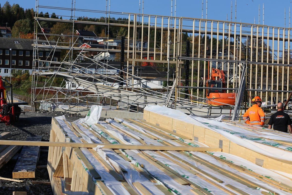 Stillas falt ned - innherred.no