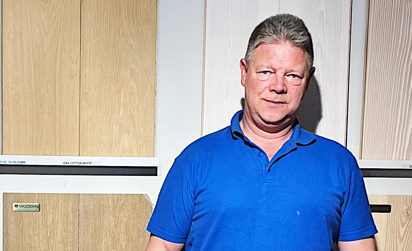 Pigger ødela kirkegulv - aesby.no