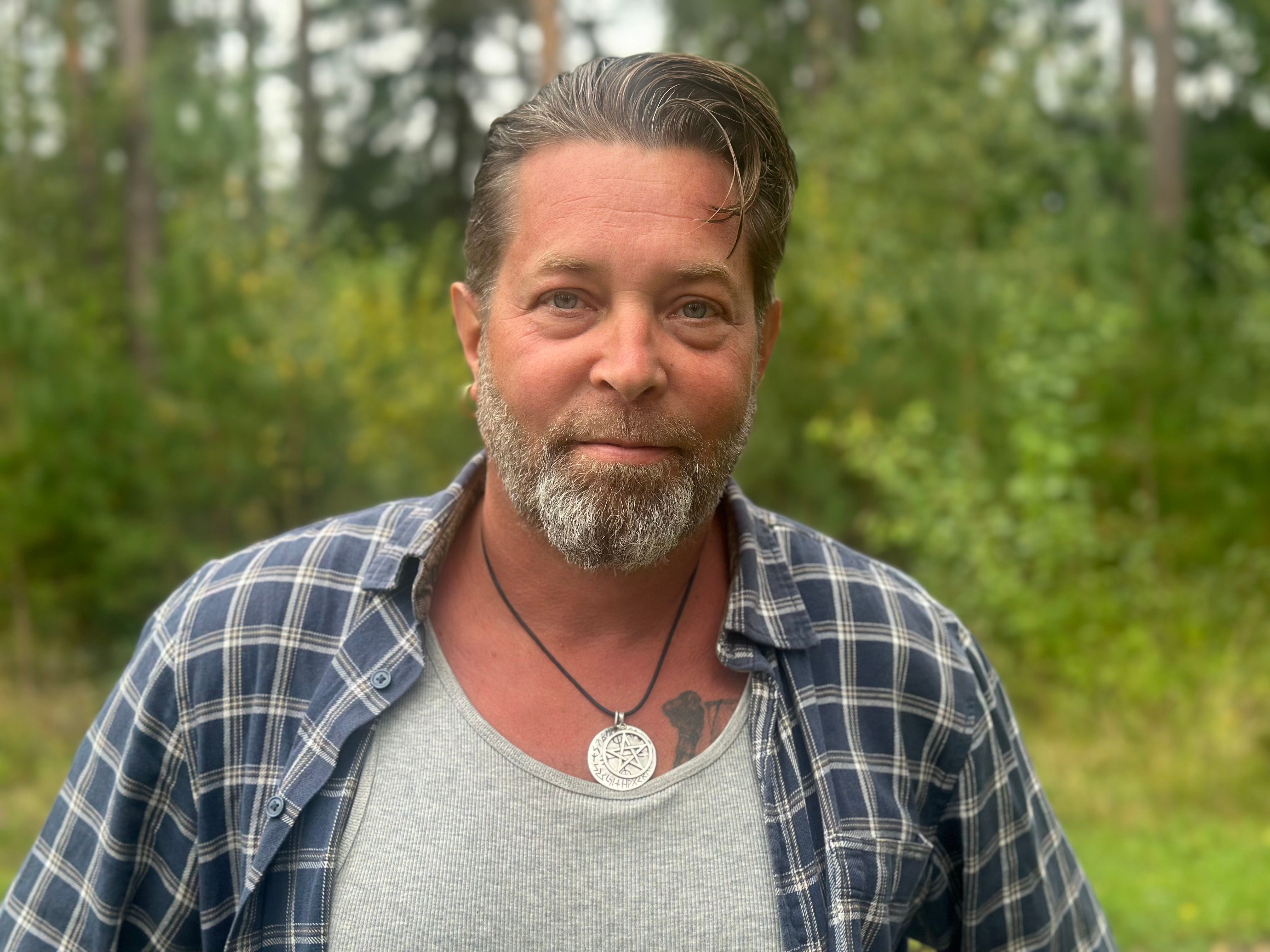 Etter 28 år skal Michael endelig stemme: – Jeg er ikke alltid enig med ...