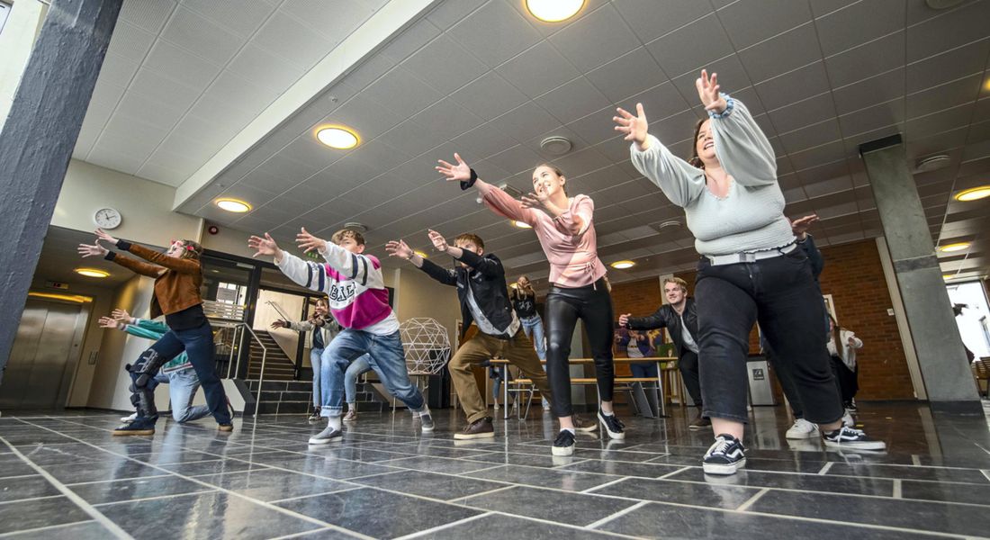 Tre rykande ferske musikkvideoar frå Volda-elevar - vestlandsnytt.no Tre rykande ferske musikkvideoar frå Volda-elevar - vestlandsnytt.no