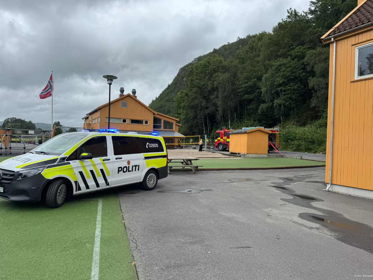 Moped tok fyr. Spredte seg til skole. - fvn.no