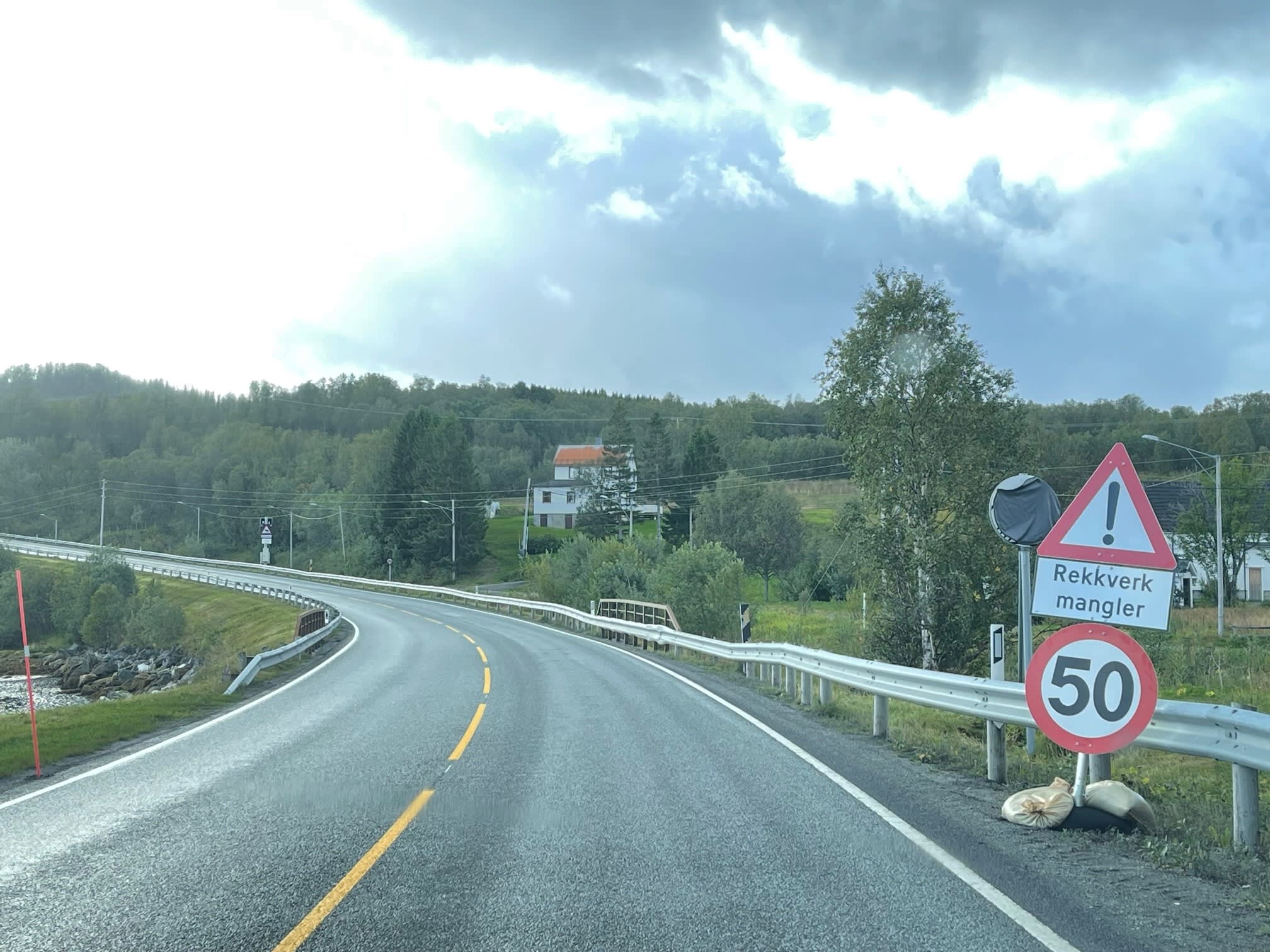 Derfor er fartsgrensen satt ned til 50 kilometer i timen - ht.no