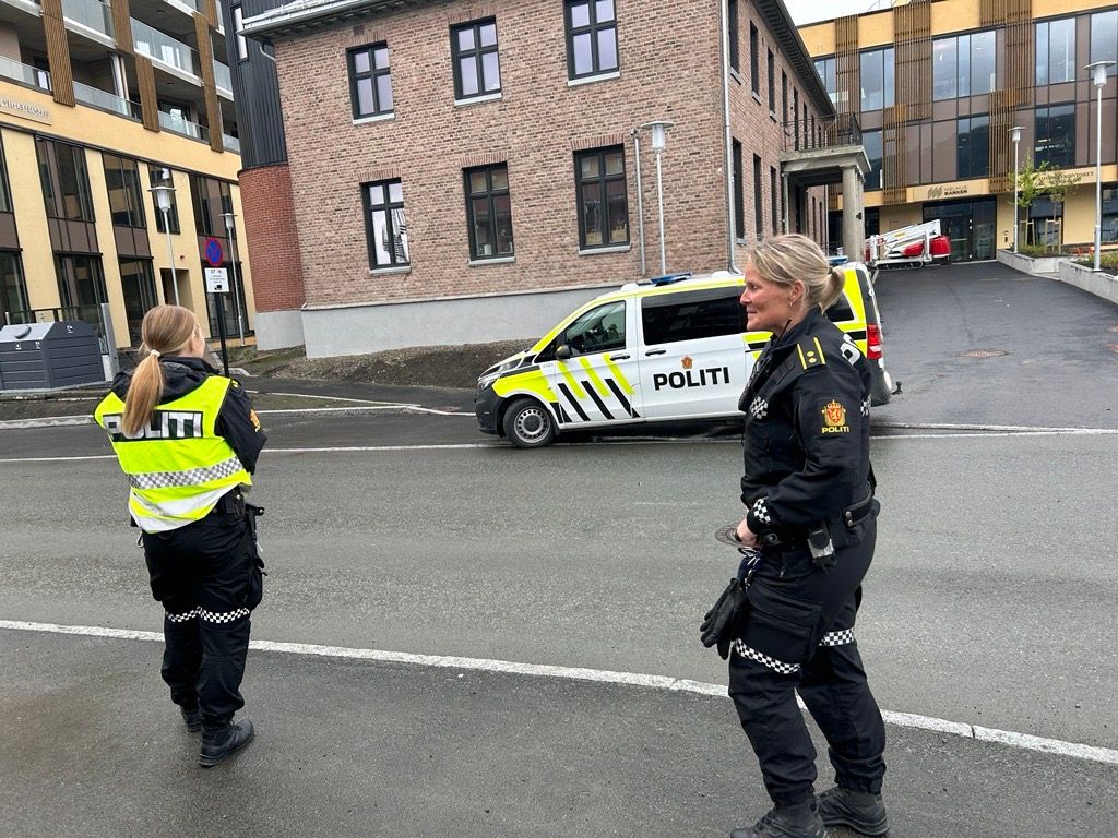 Sammenstøt mellom bil og scooter - tronderbladet.no
