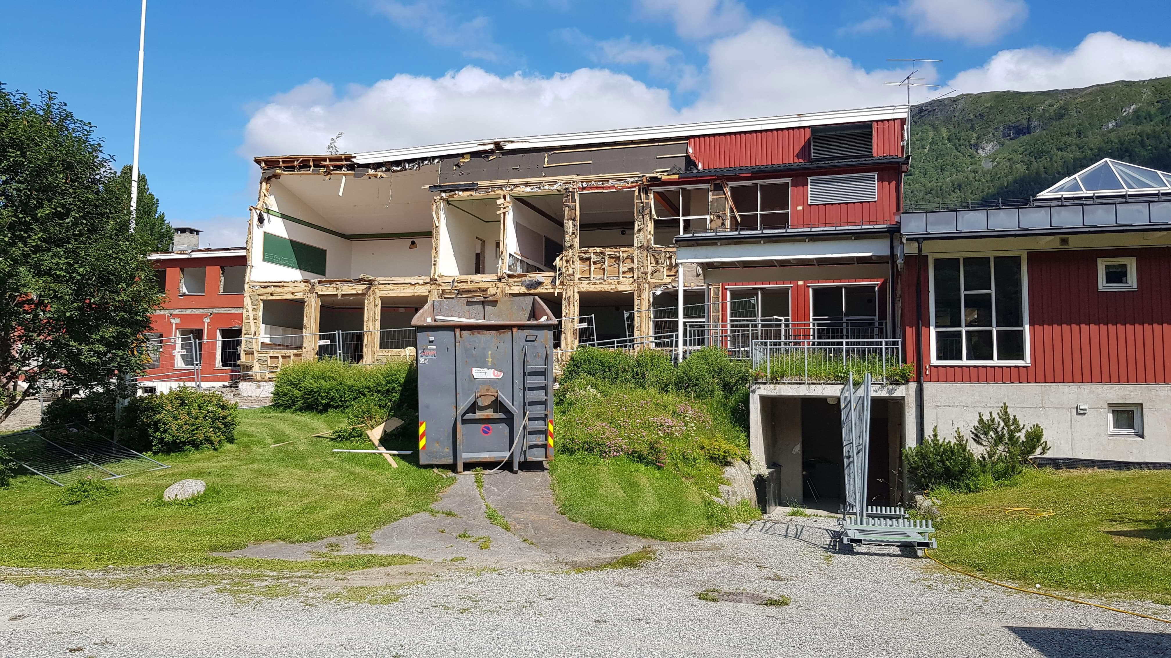 Fant giftig stoff ved barnehagen - nå må ungene flyttes - opp.no