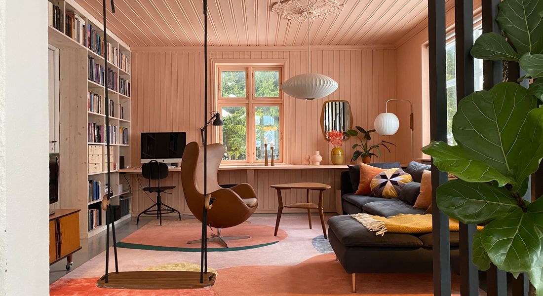 Folk reagerer ofte med «oi, dette var rosa». Enten synes de det er kult ... Folk reagerer ofte med «oi, dette var rosa». Enten synes de det er kult ...