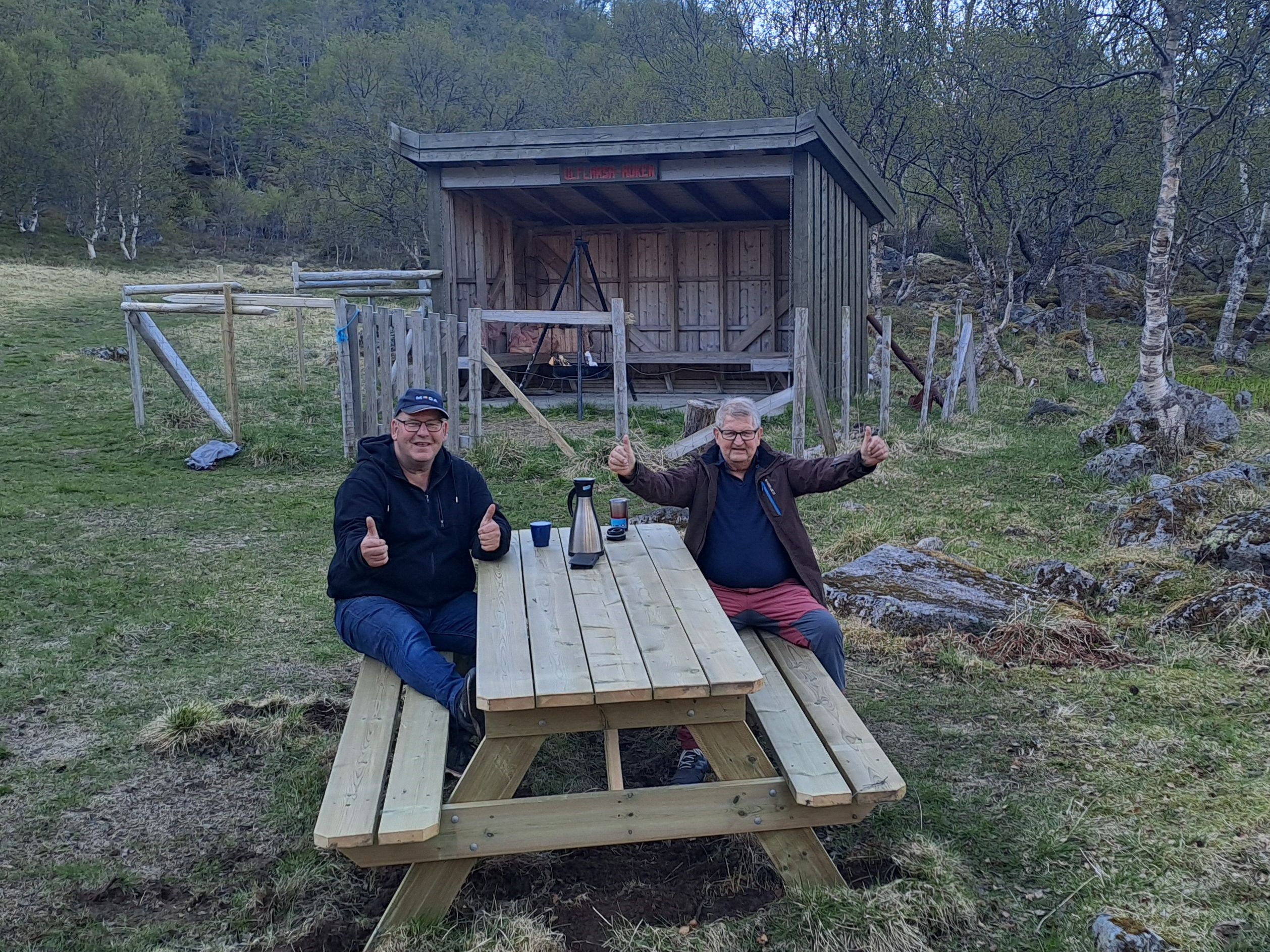 Nye benker på plass: – Skal være en trivelig plass for alle - vol.no