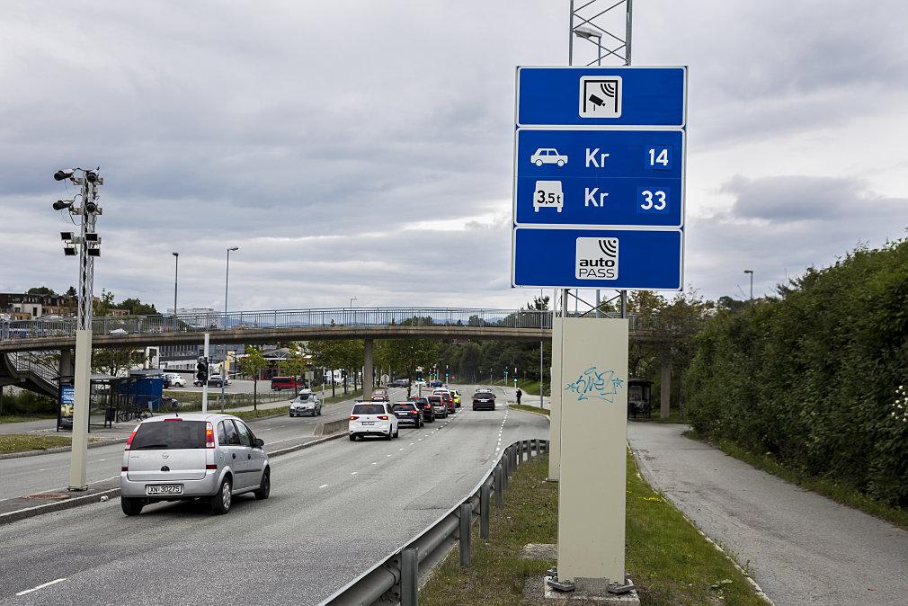 Hver tiende bil i bomringen i Trondheim en elbil - adressa.no