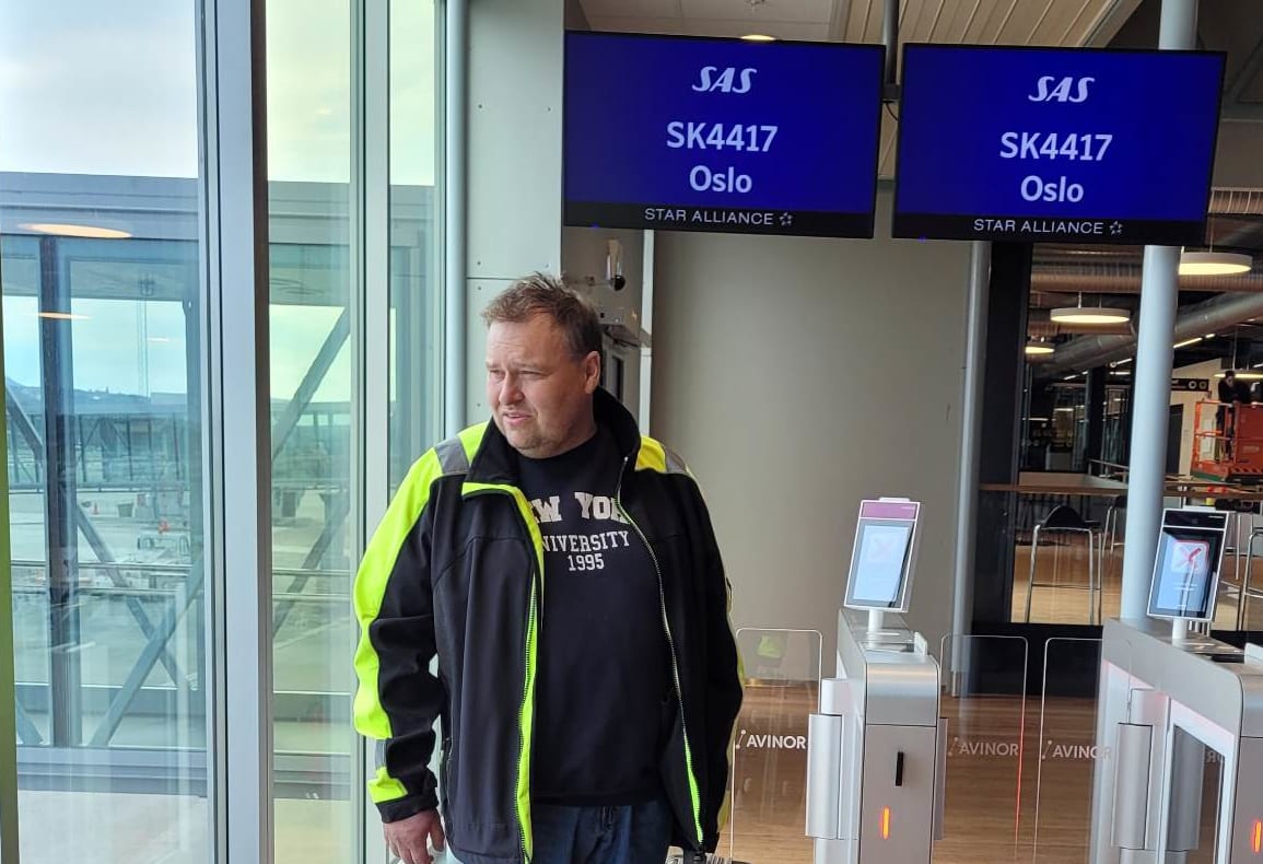 Jan Ivar (52) flyr for aller første gang for å komme seg til ...