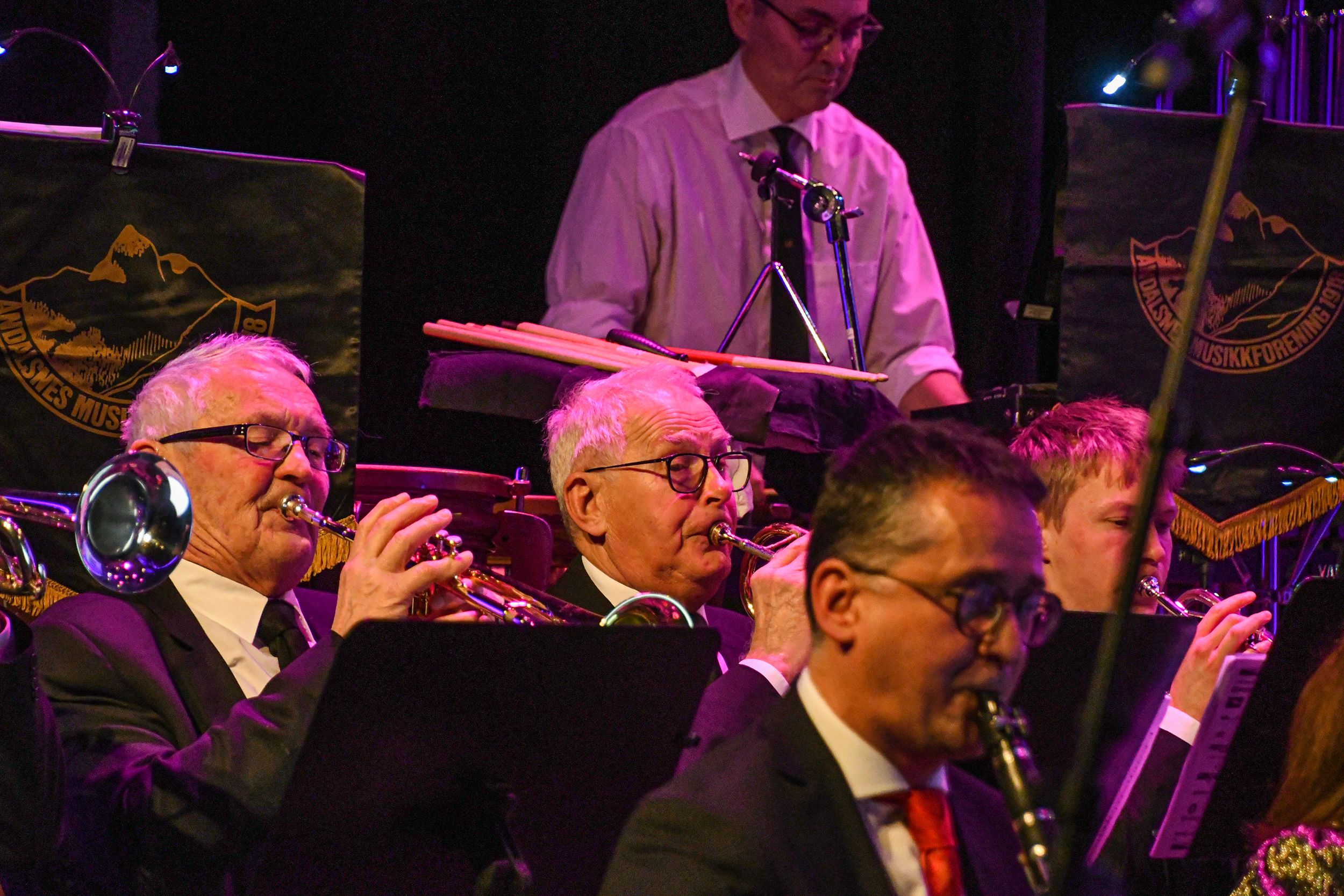 Etter lange periodar med skitver og landligge, spela dei heilt ...