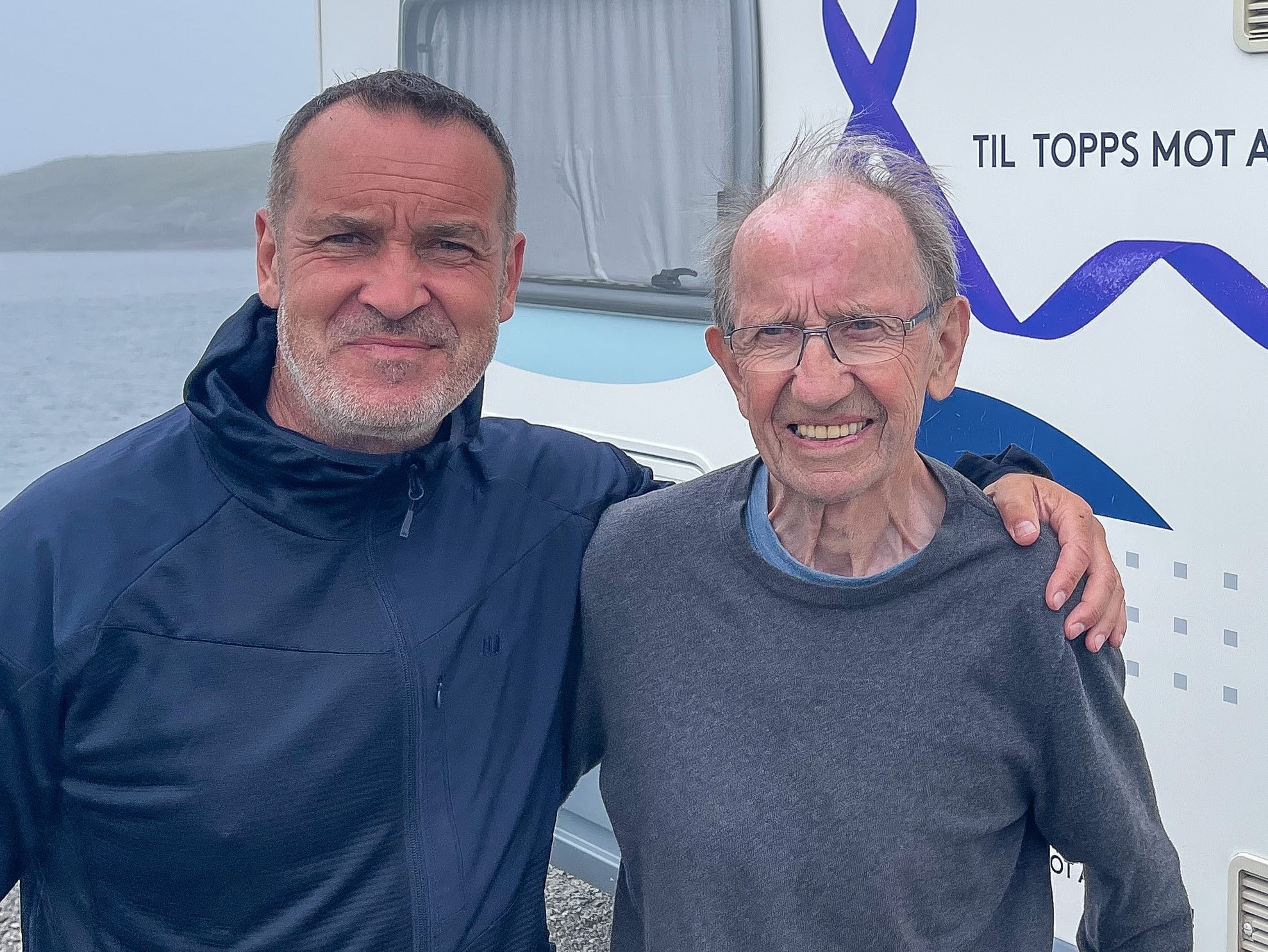 Nils-Jarle har med seg faren (82) i bobil i Lofoten - smp.no