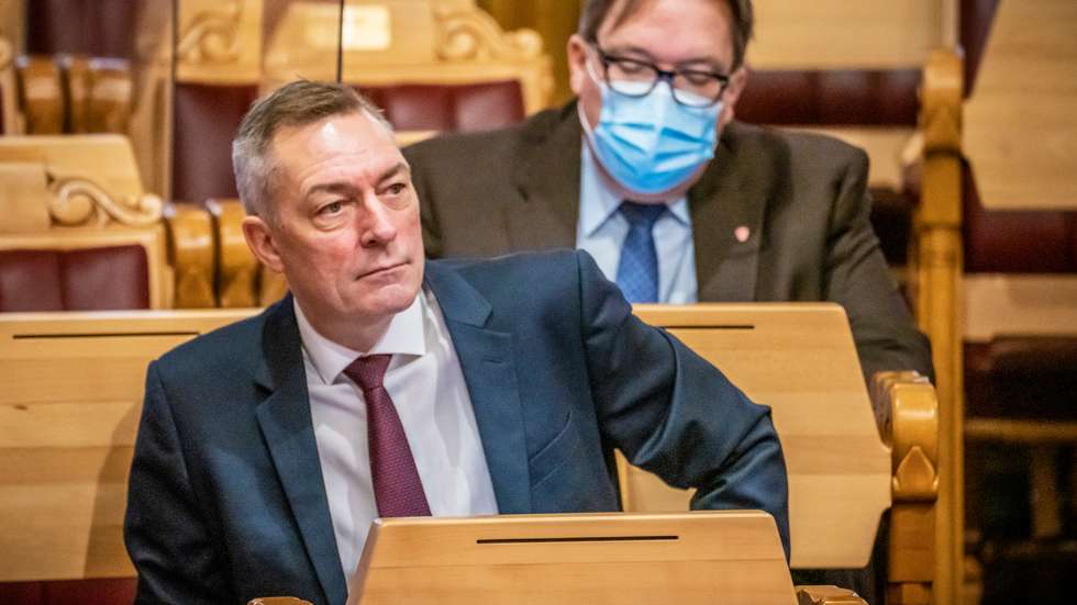 Sivilombudsmannen kritiserer hemmelighold av forsvarsministerens navn ...