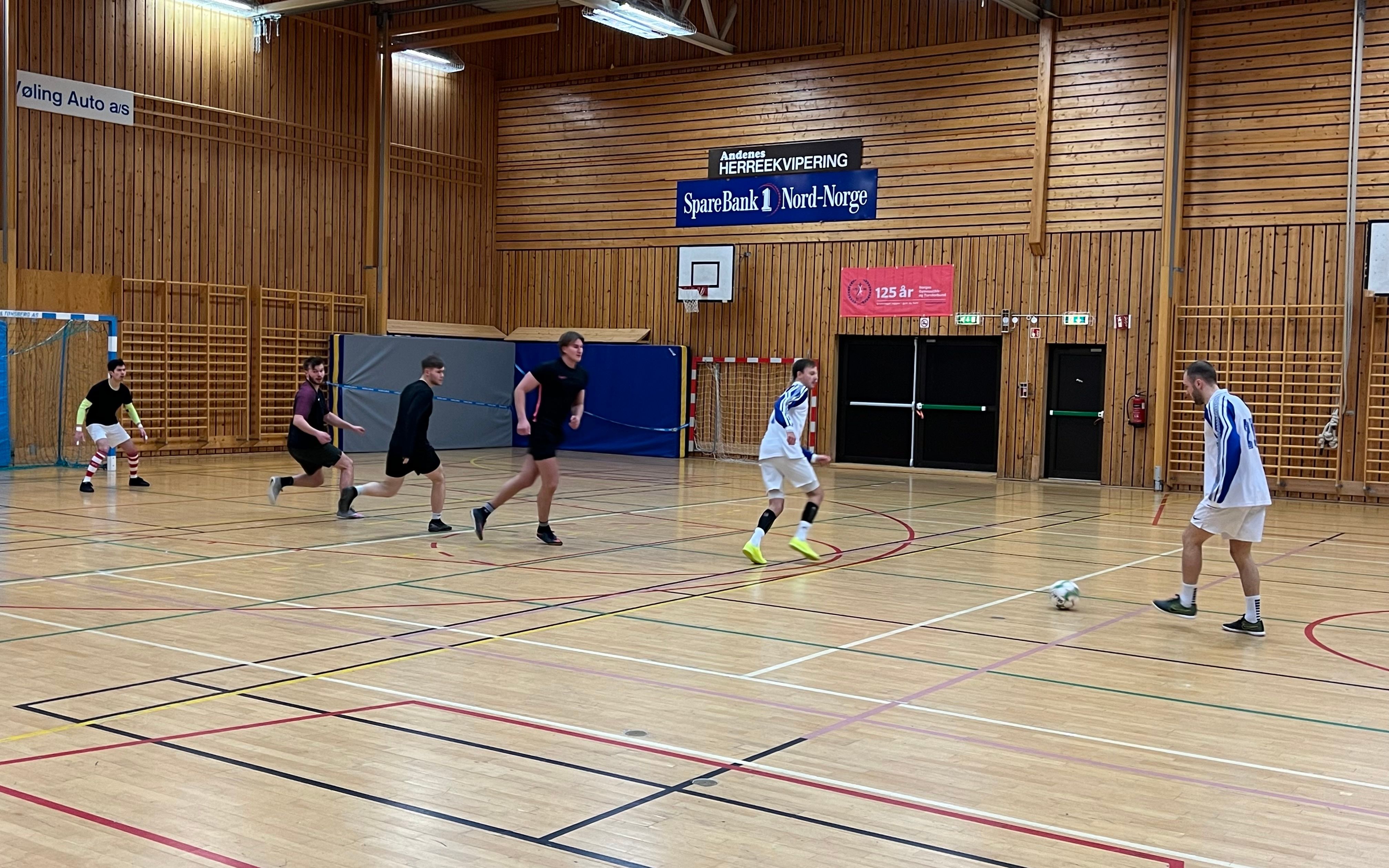 10 lag spiller for Fredrik - vol.no