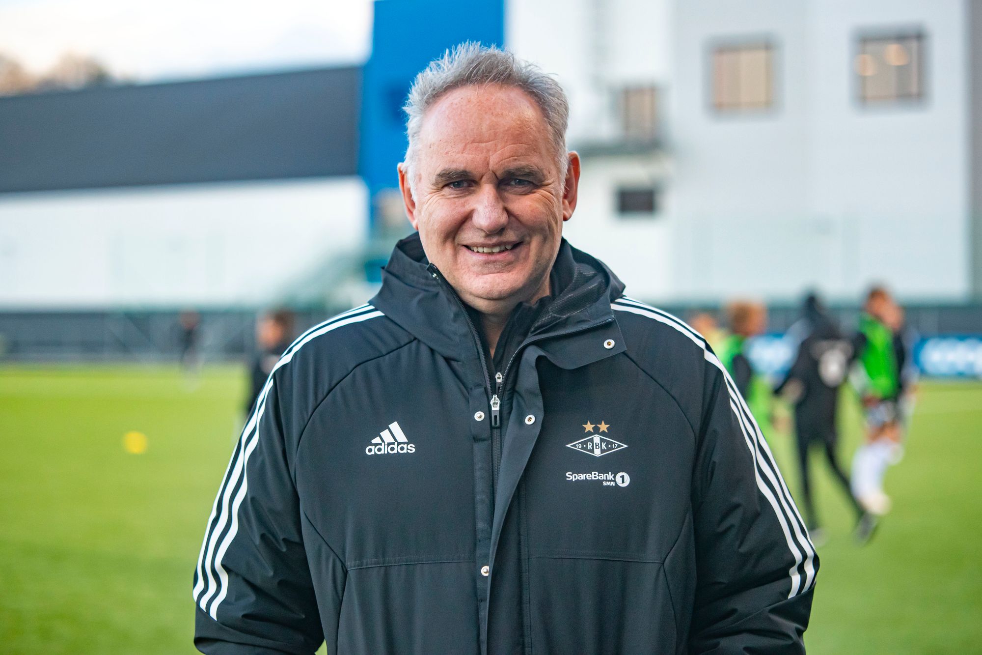 Suksesstreneren kan forsvinne ut porten om en måneds tid