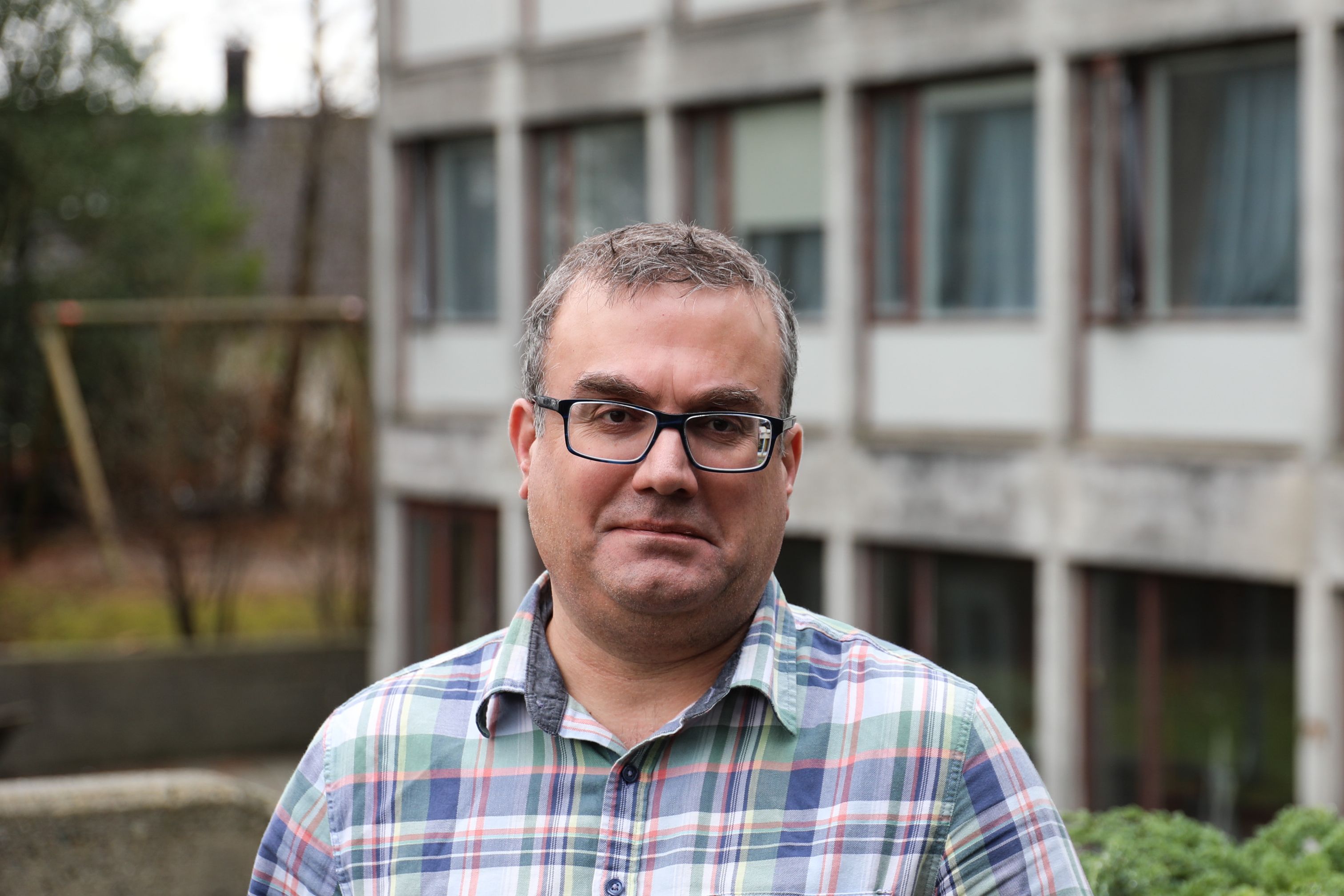 Løfta Vesam (44) si historie til Stortinget - dette svarar ...