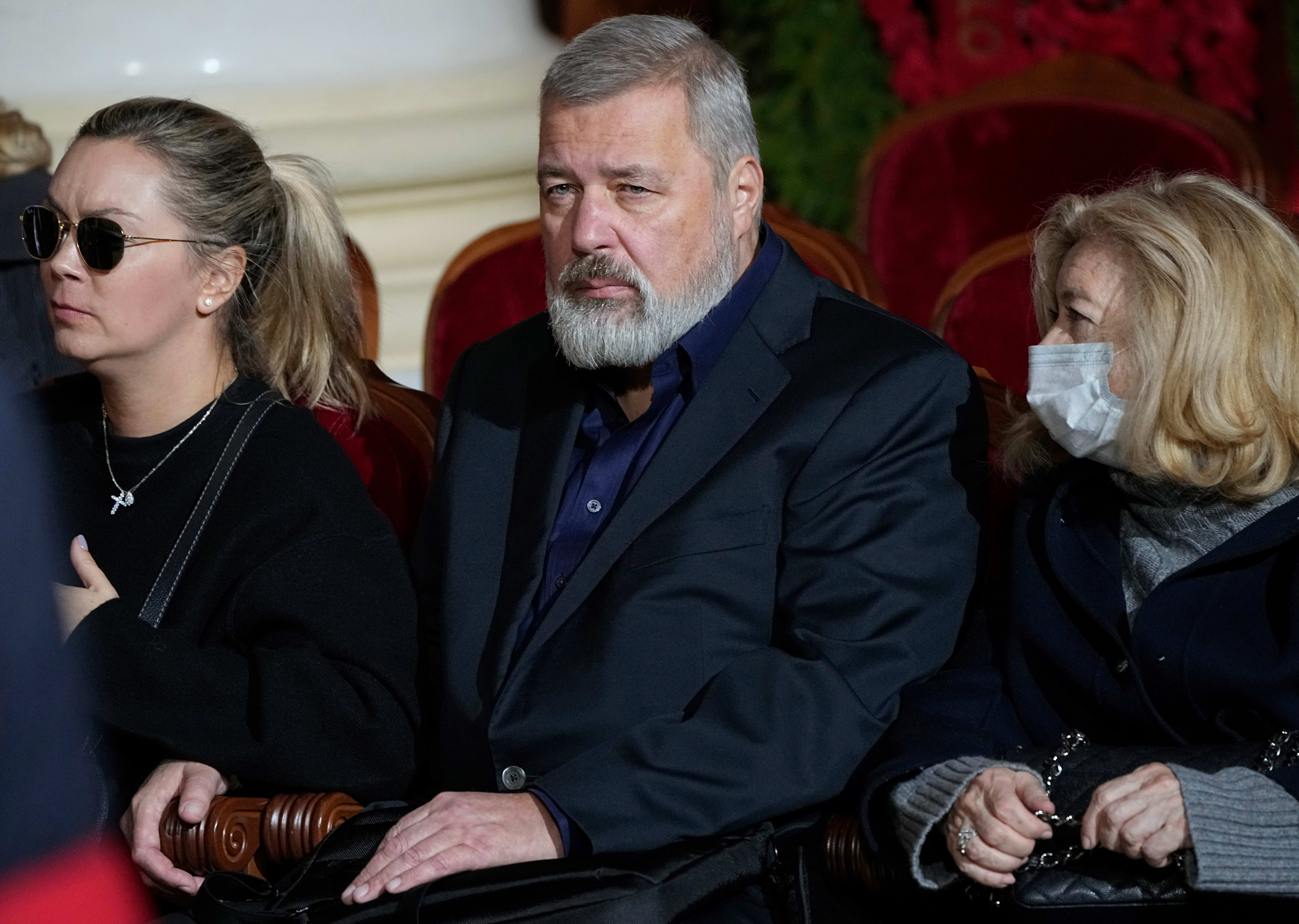 Russiske Novaja Gazeta fratatt retten til å gi ut avisen - adressa.no