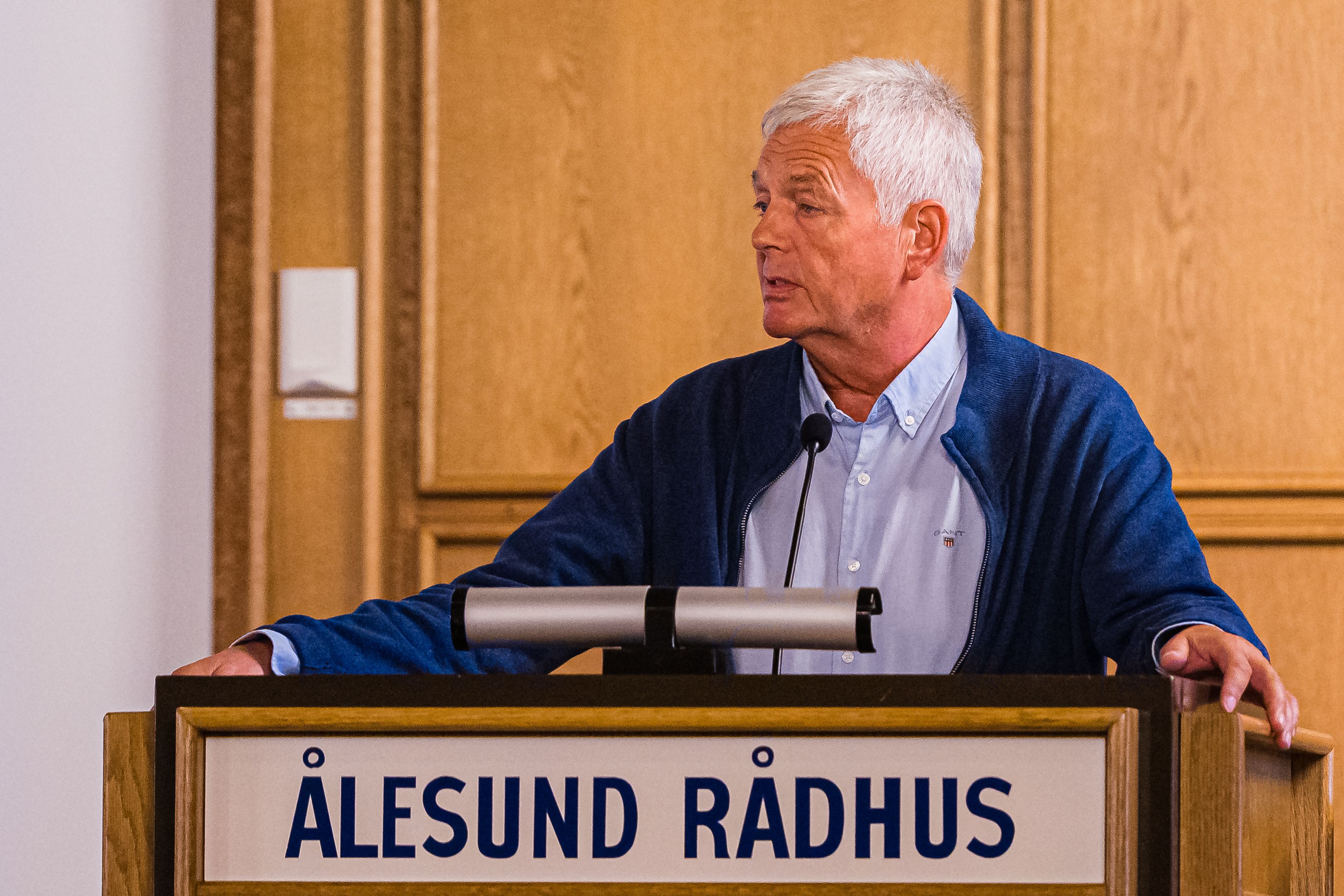 Ap-veteran har meldt seg ut i protest - smp.no