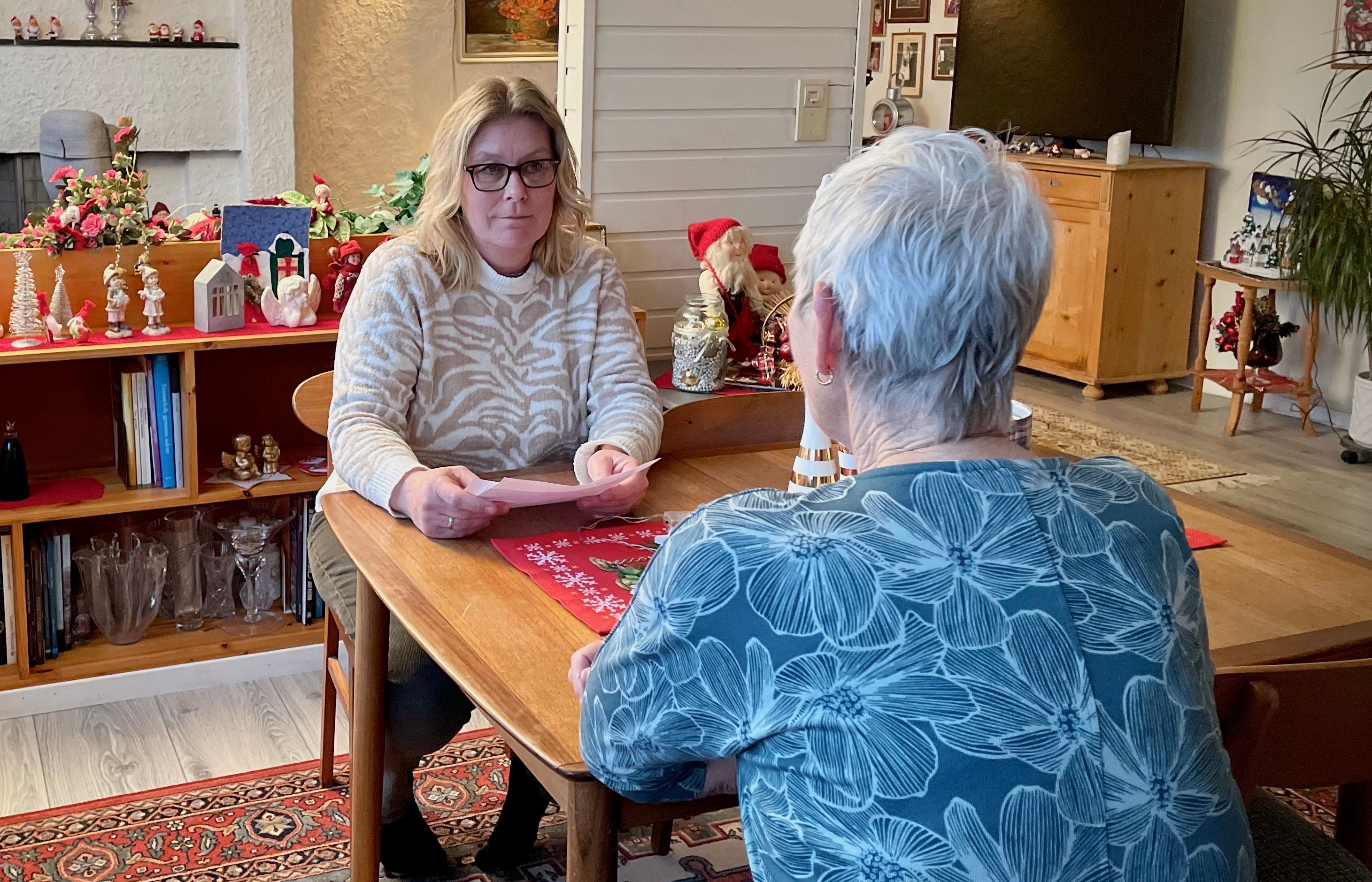 Ble svind­let for 700.000 kroner på tele­fon: – Mamma er ikke lett­lurt ...