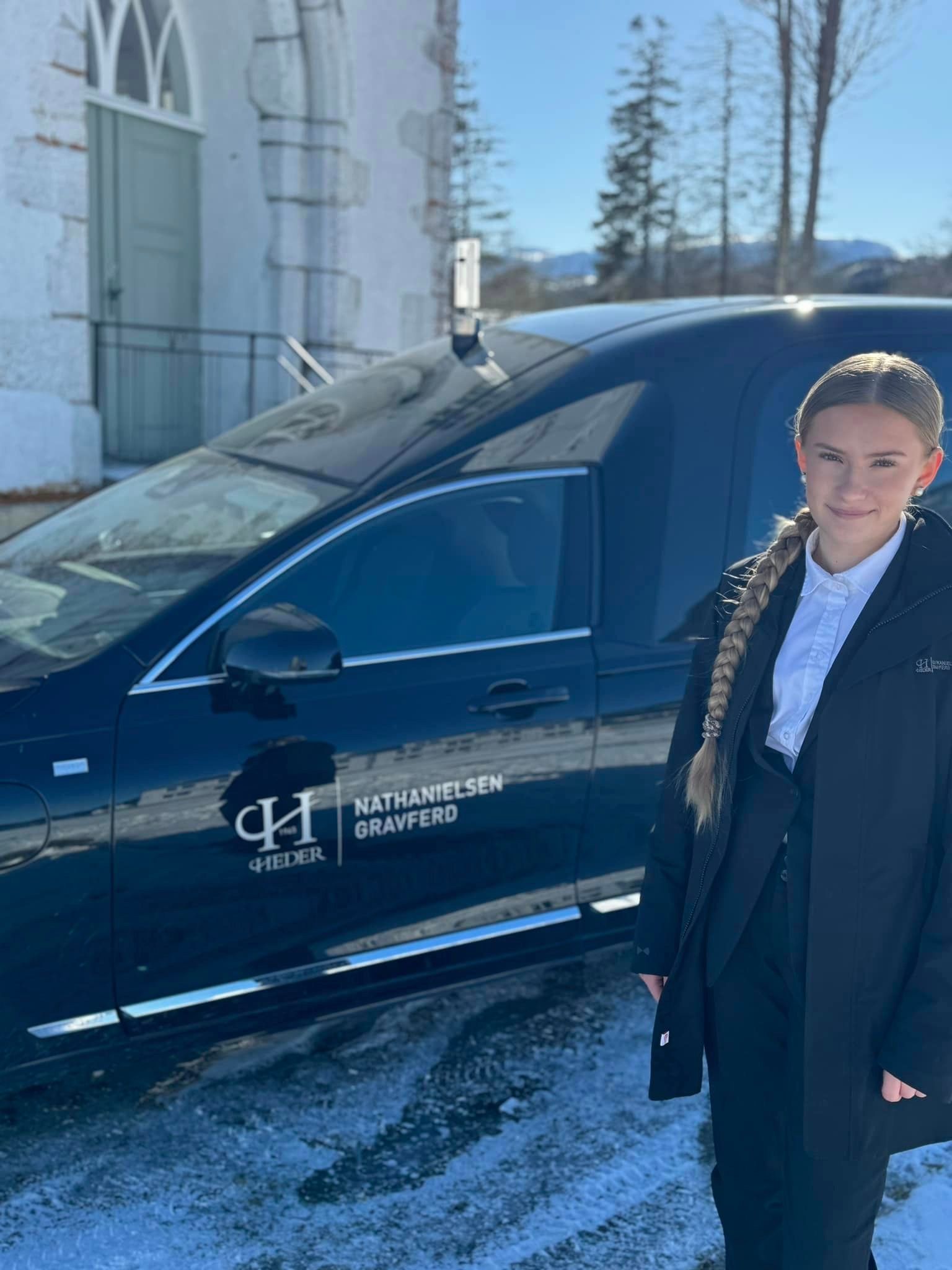 Leandra (14) var på «jobbskygging» hos begravelsesbyrået - ht.no