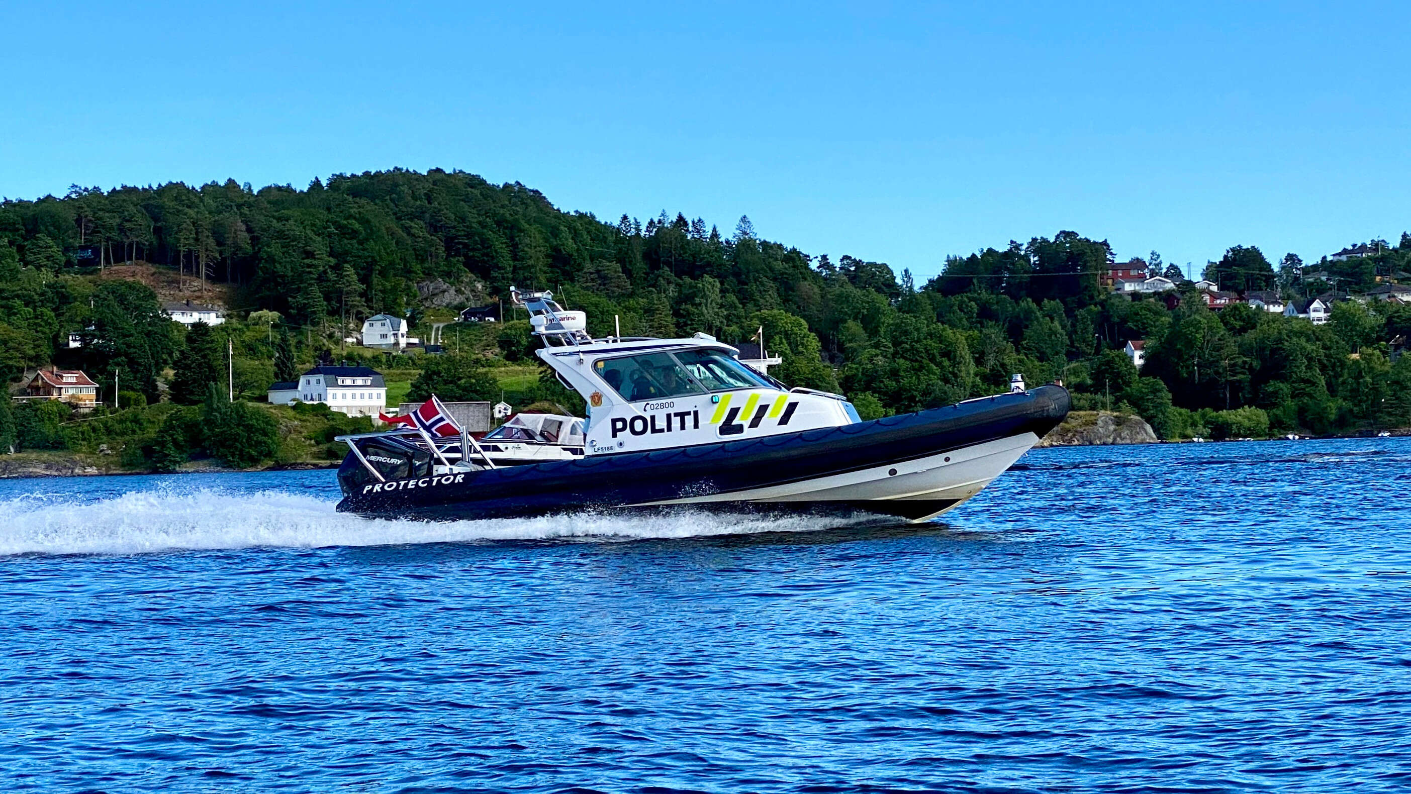 Politiet gjør en fantastisk jobb på sjøen. Det er bare synd at de ikke ...