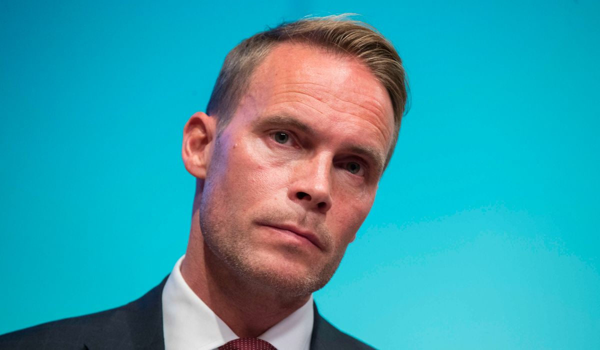 Verdien av oljefondet falt med 188 milliarder i første halvår ... Verdien av oljefondet falt med 188 milliarder i første halvår ...