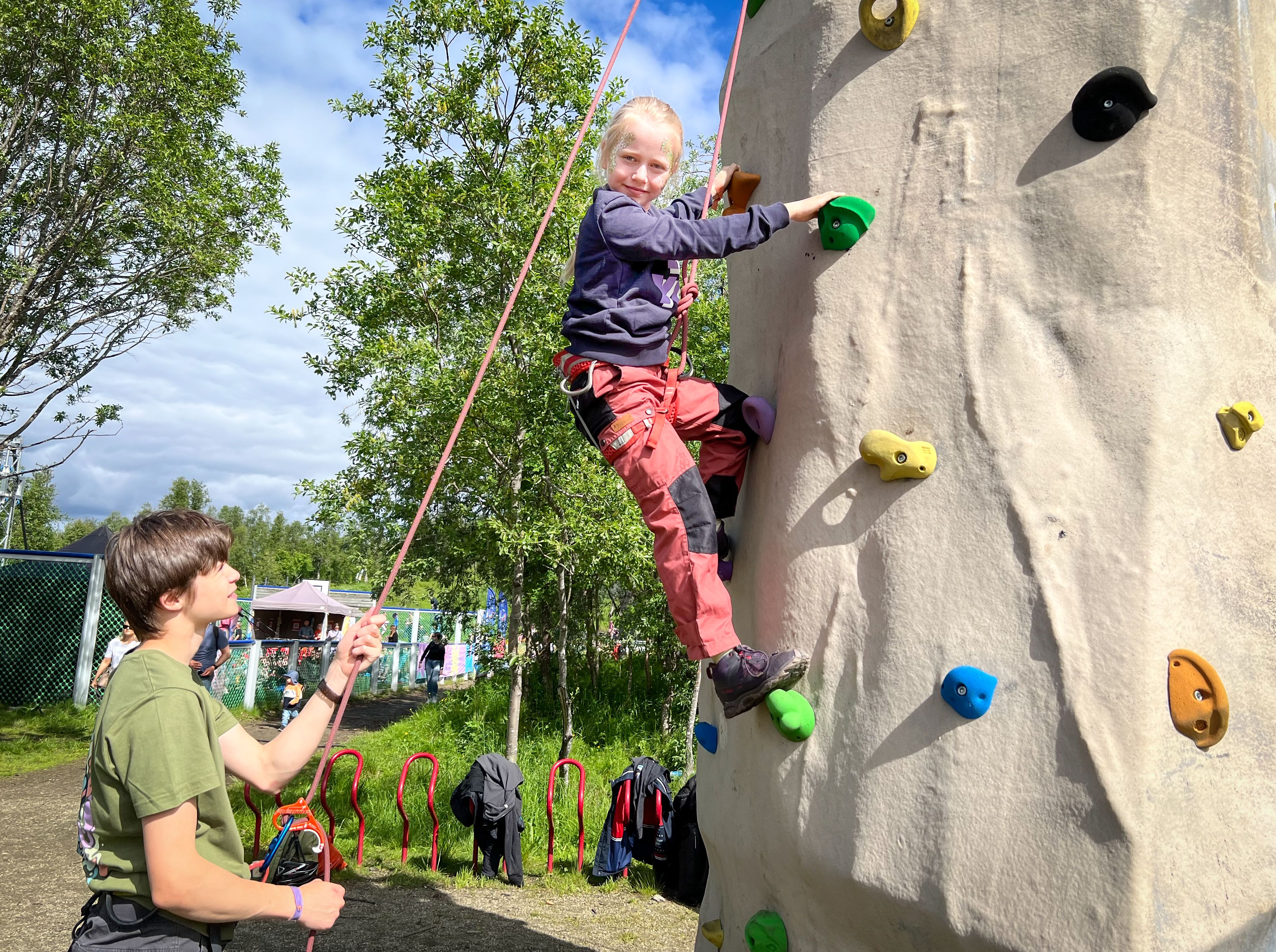 Rabalderfestivalen i gang: Slik kurerer Mina høydeskrekk - itromso.no