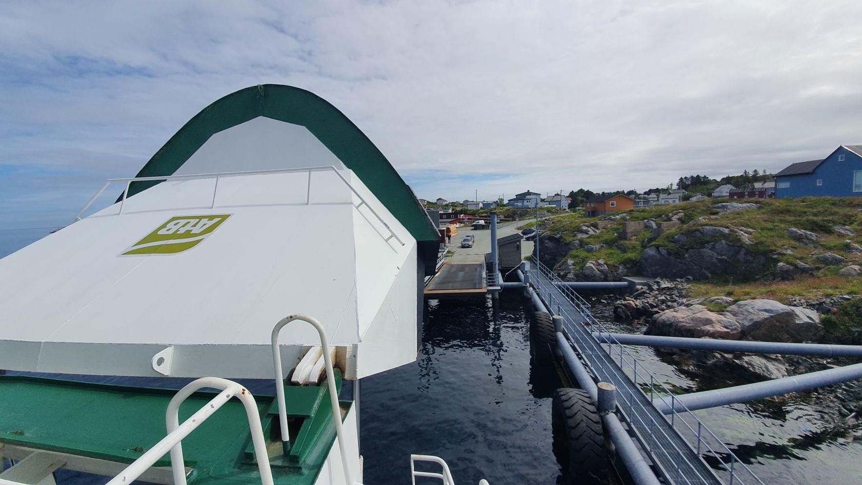 Sier ja til større ferge til øyrekka - avisafroya.no