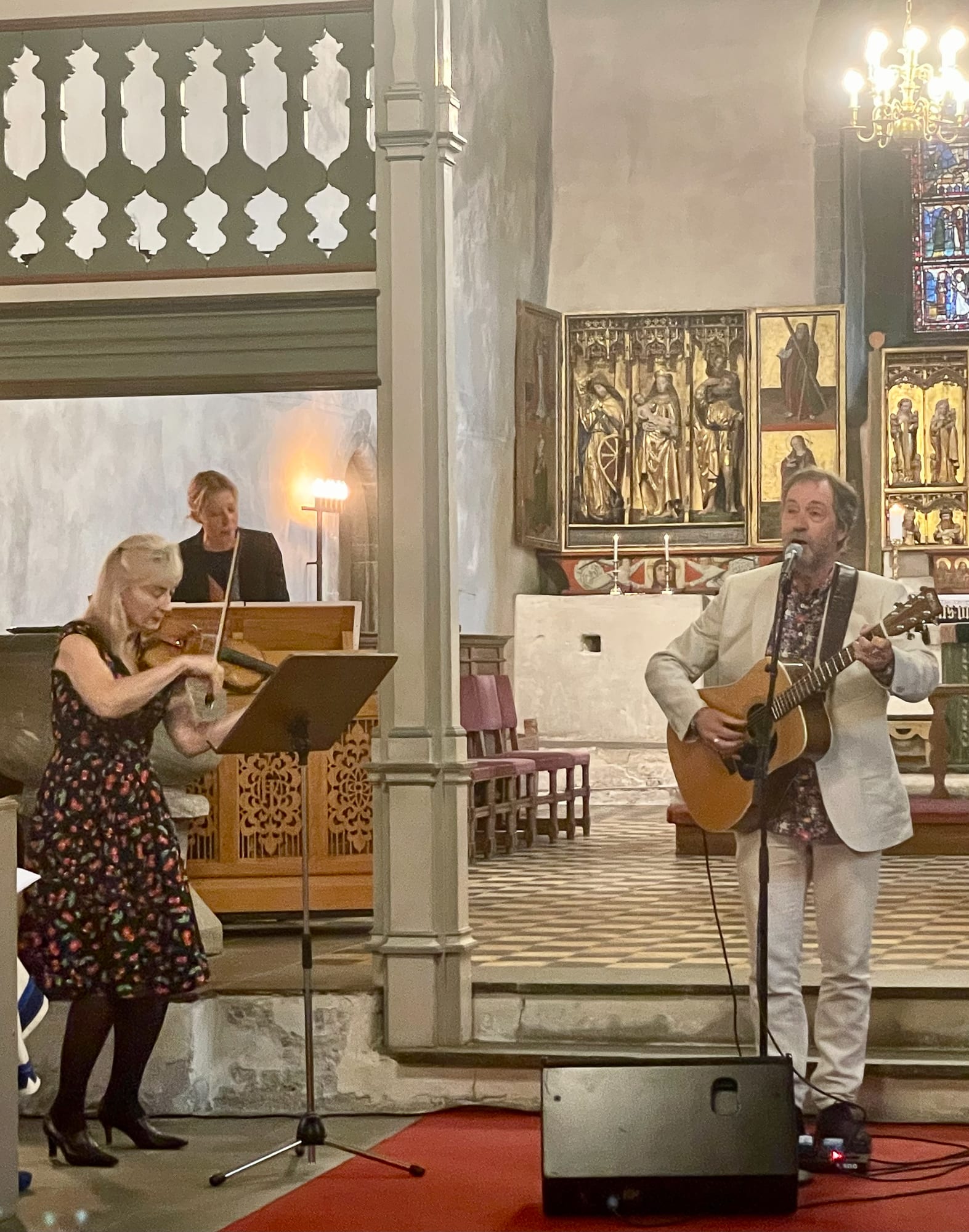 Ola Bremnes og Erika Toth ga festspillgudstjenesten et ekstra løft med ...