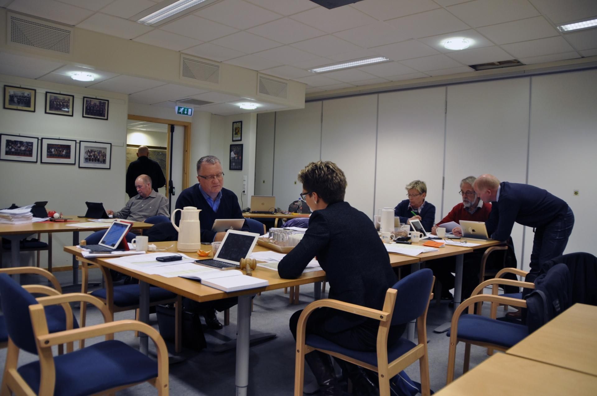 De vil fortsatt legge ned skoler - fjt.no