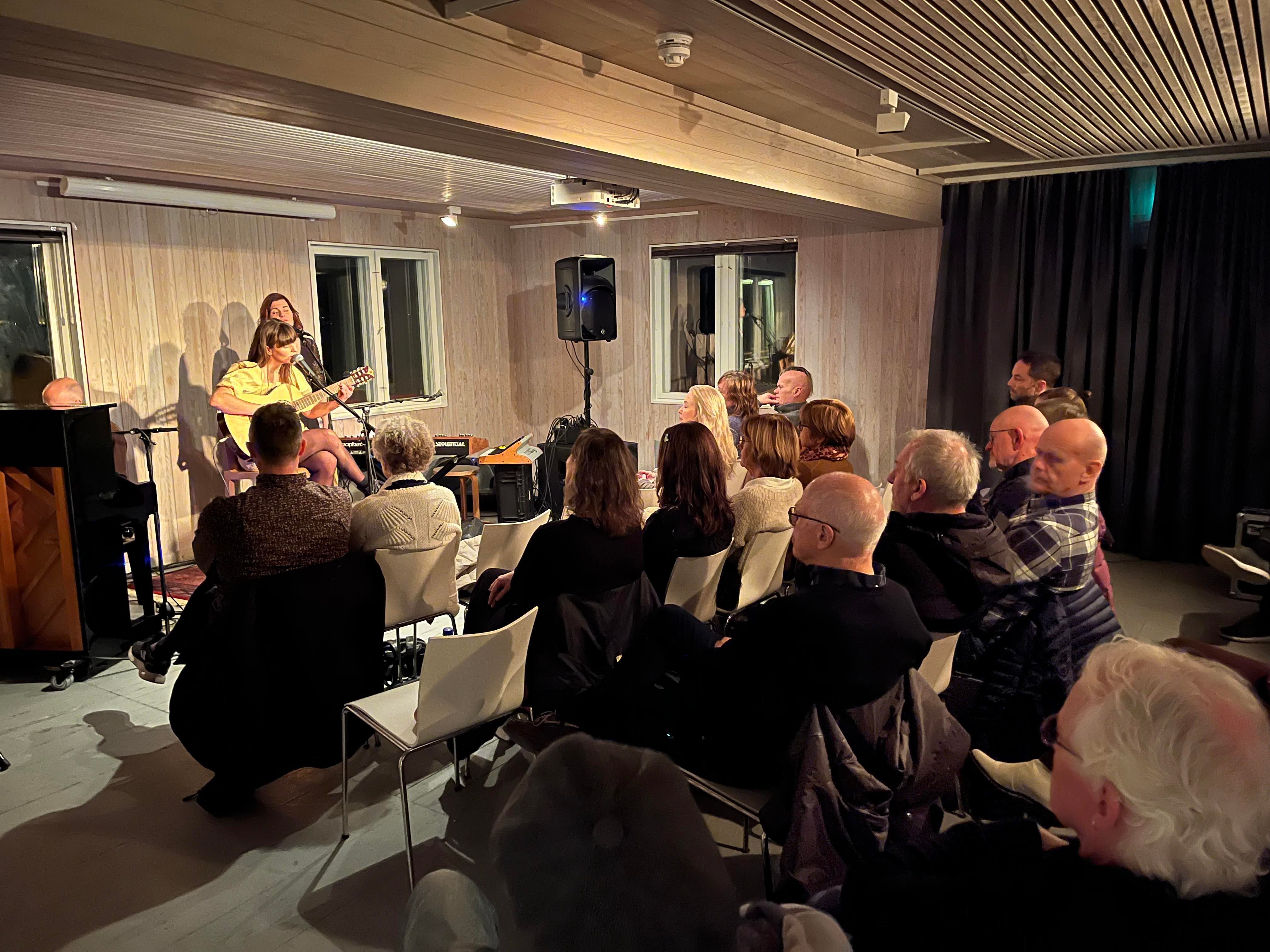 En åpenhjertig Hovda bød på en følelsesladd konsertopplevelse ...