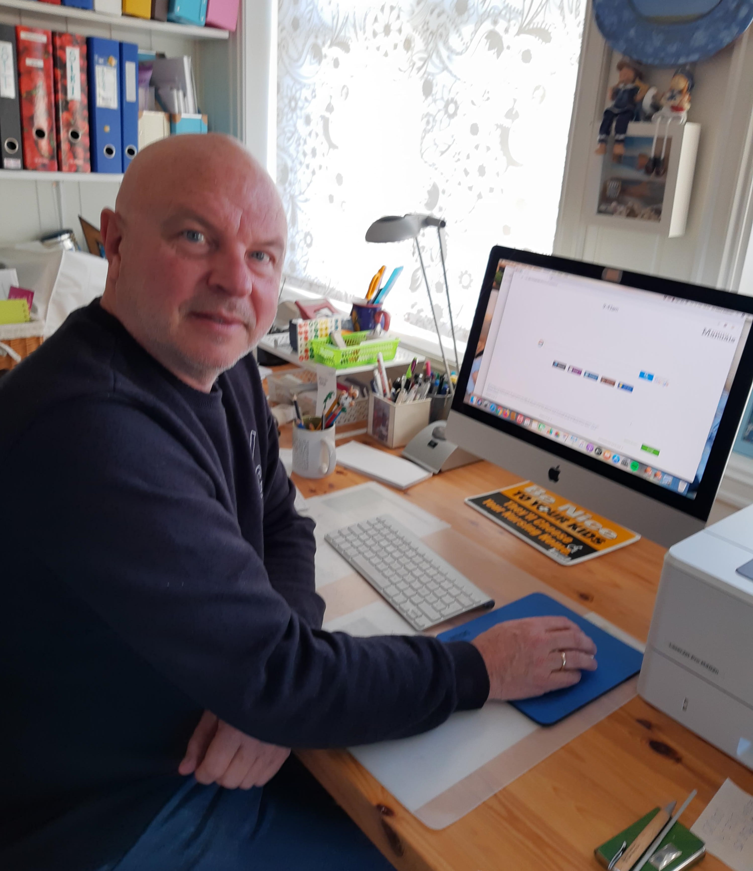 Elevane reiser heim frå folkehøgskulen - strilen.no