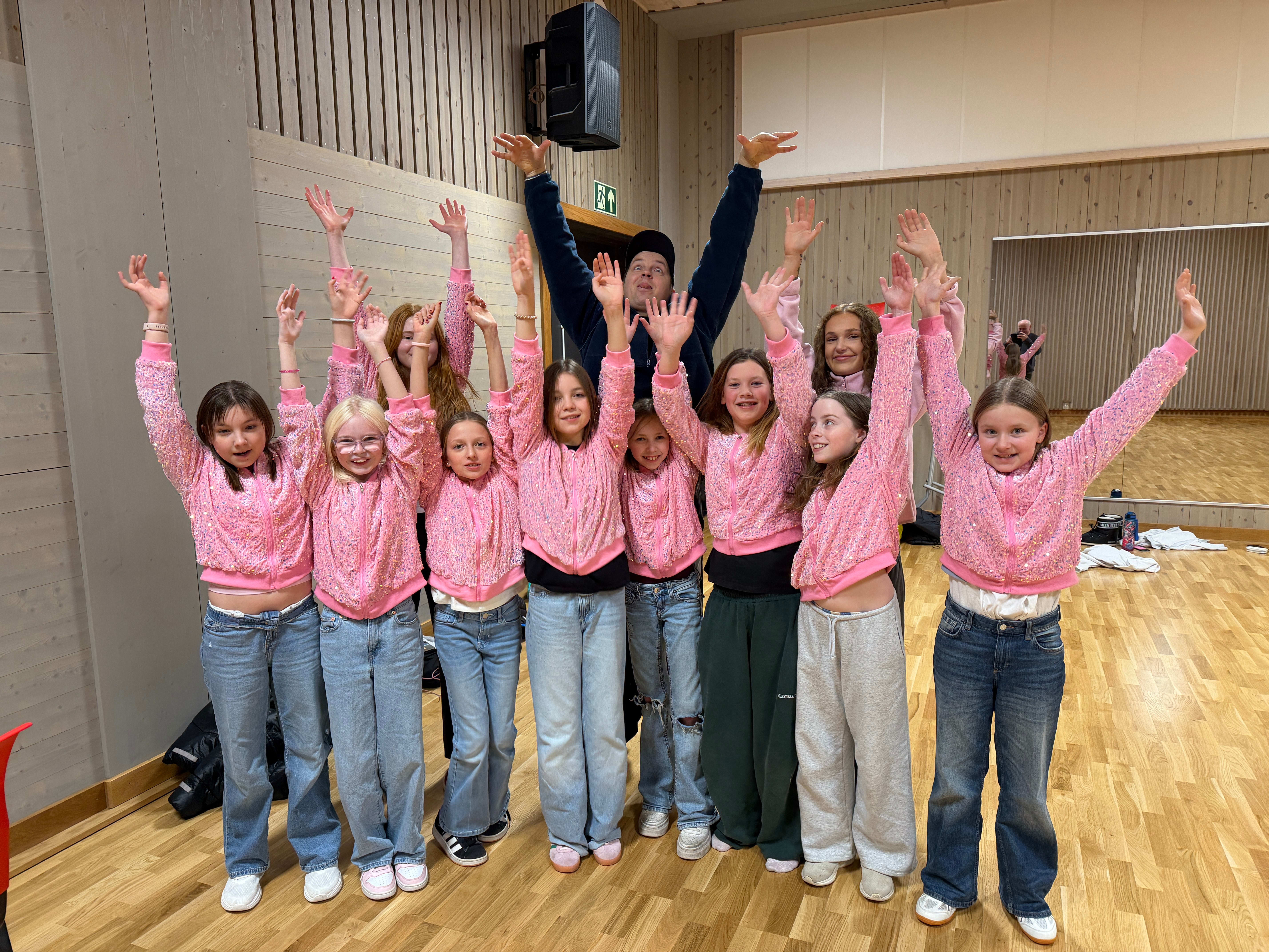 Skjønnheten og Udyret klare for Molde og Aukra - rbnett.no