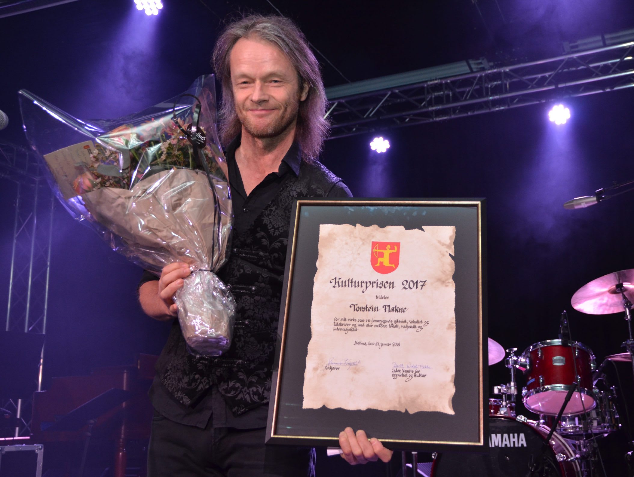 Torstein Flakne fikk Melhus kommunes kulturpris - tronderbladet.no